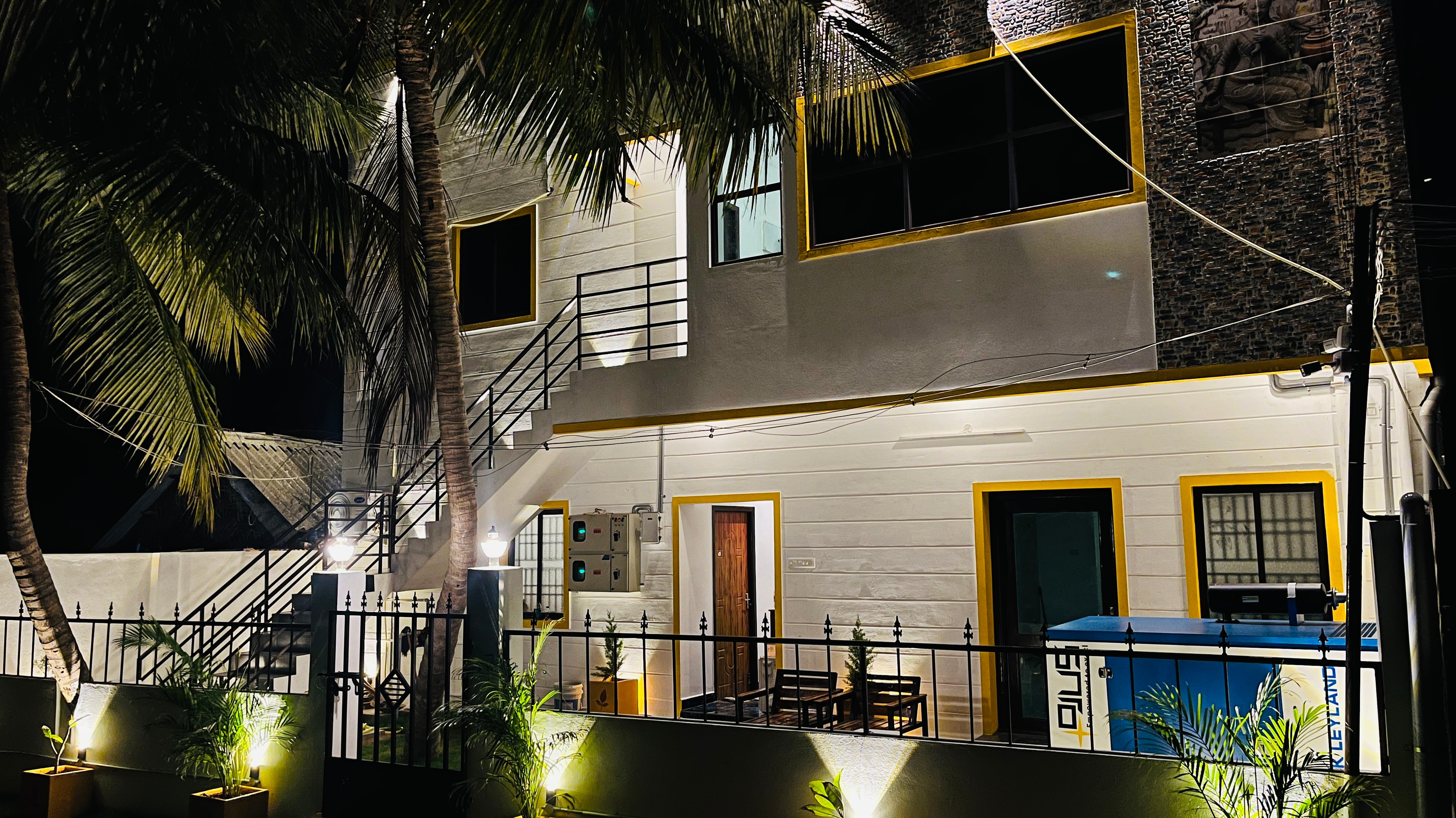 THE HOTEL AT EDEN BEACH PONDY 𝗕𝗢𝗢𝗞 Pondicherry Homestay