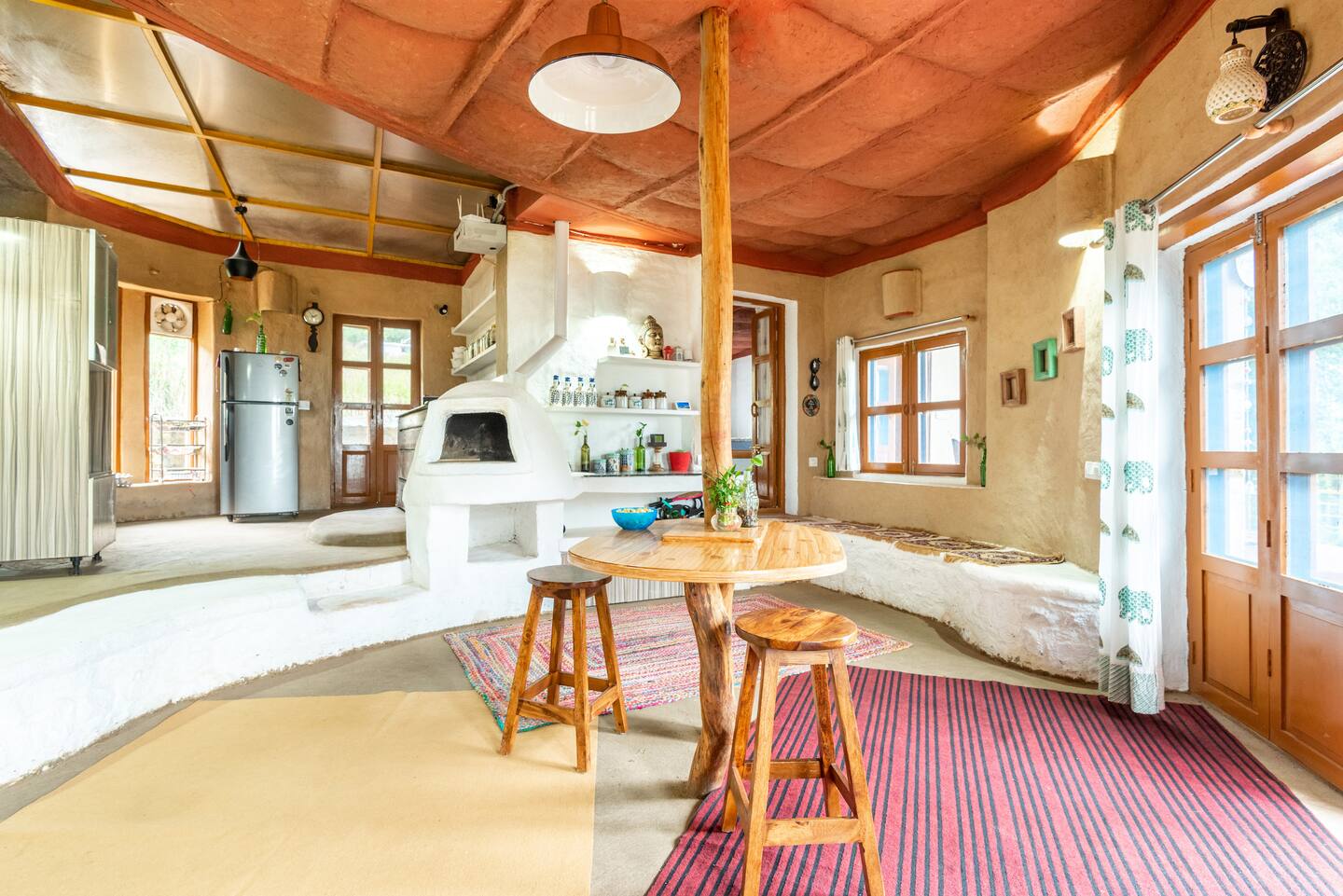 Muddytales Unique village Cob house 𝗕𝗢𝗢𝗞 Bir Billing Homestay