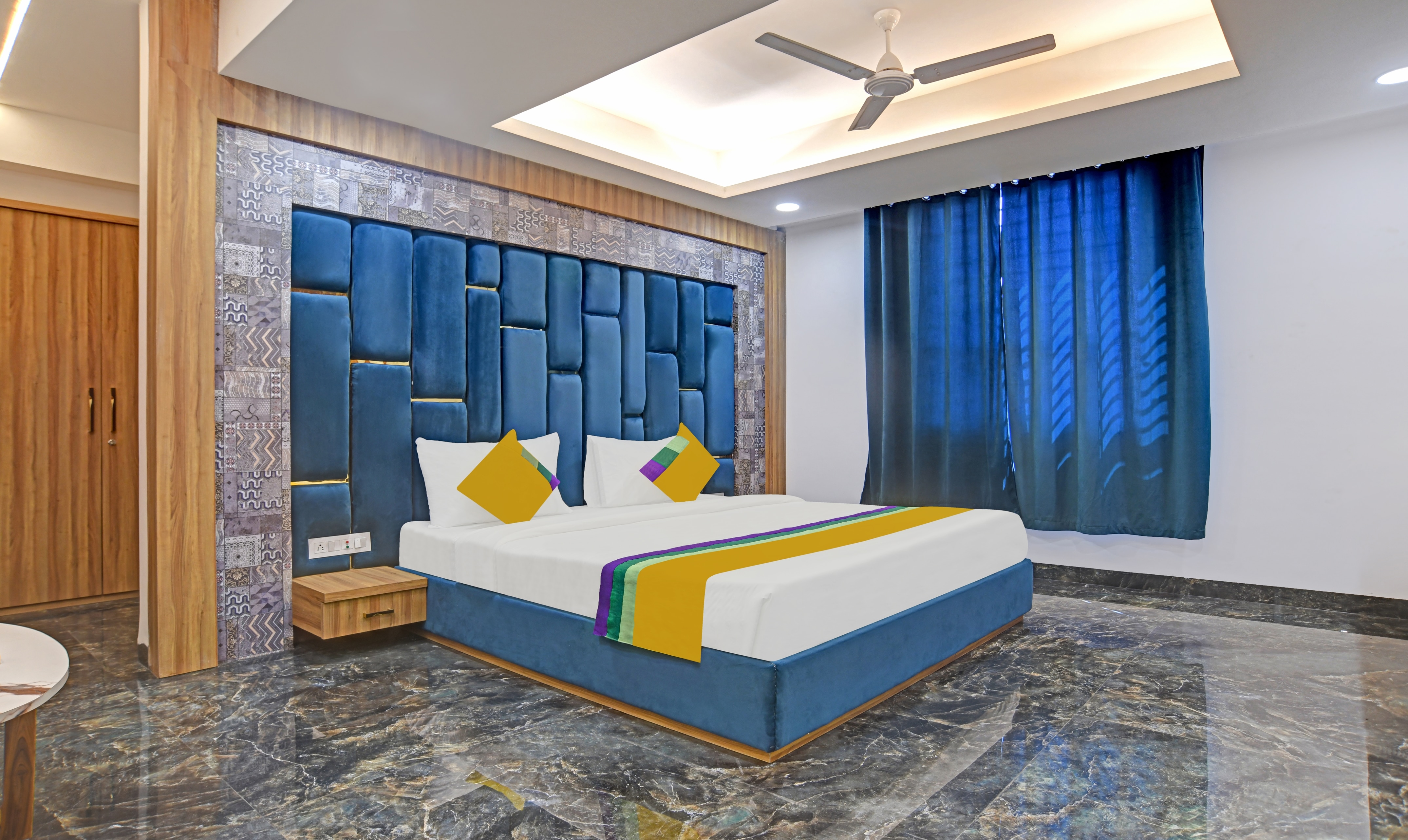 Itsy Hotels Phoenix Indore - Reviews, Photos & Offer