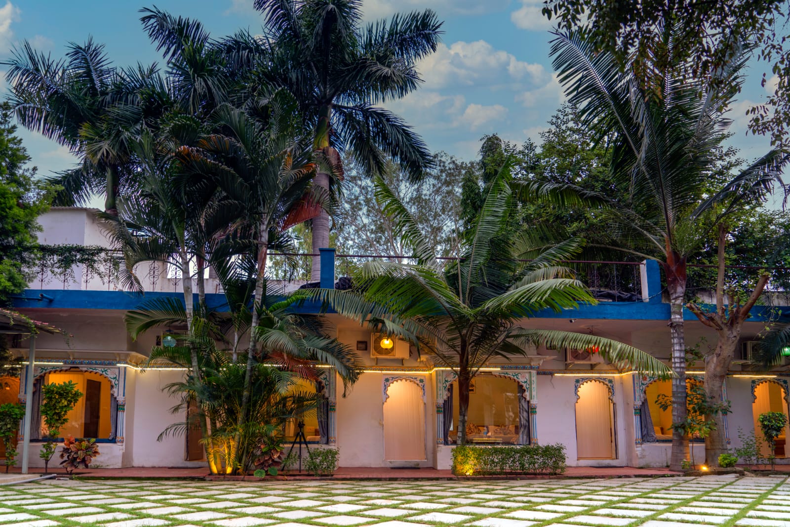 Photos of Lake House Boutique Cottages |Bar & Cafe By Bunkyard ...