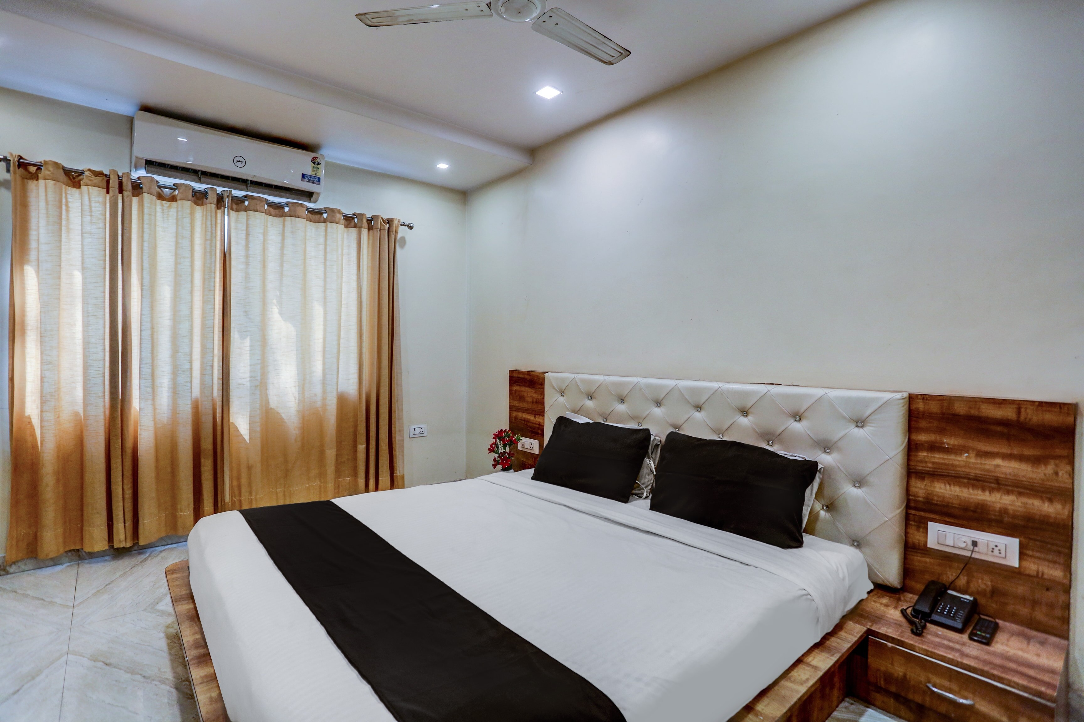 SPOT ON Sai P Guest House 𝗕𝗢𝗢𝗞 Varanasi Hotel