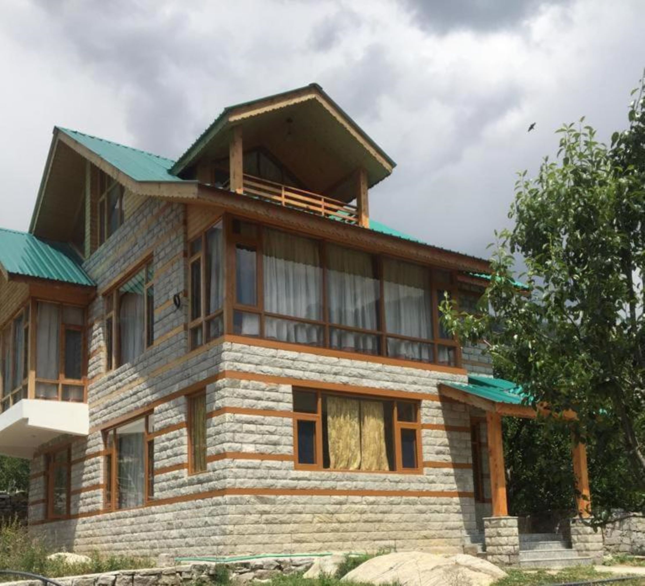 Cottage Palzey 𝗕𝗢𝗢𝗞 Manali Cottage