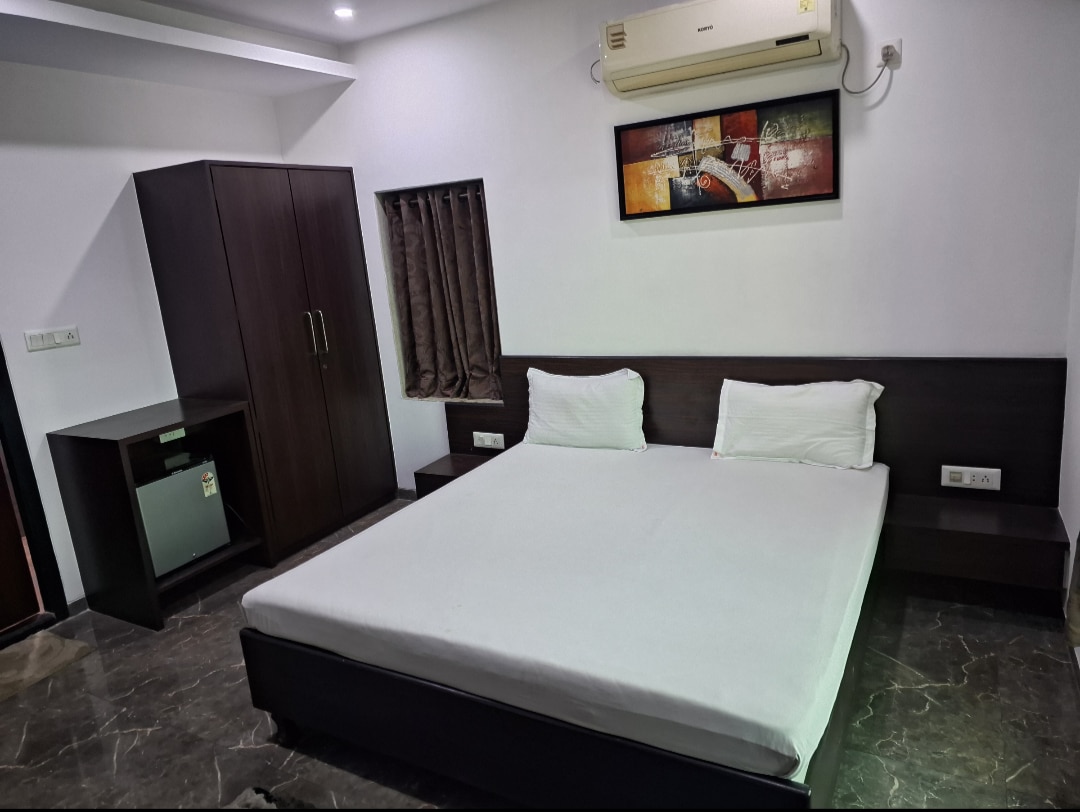 Rani Tower Stay Vip Road 𝗕𝗢𝗢𝗞 Kolkata Apartment