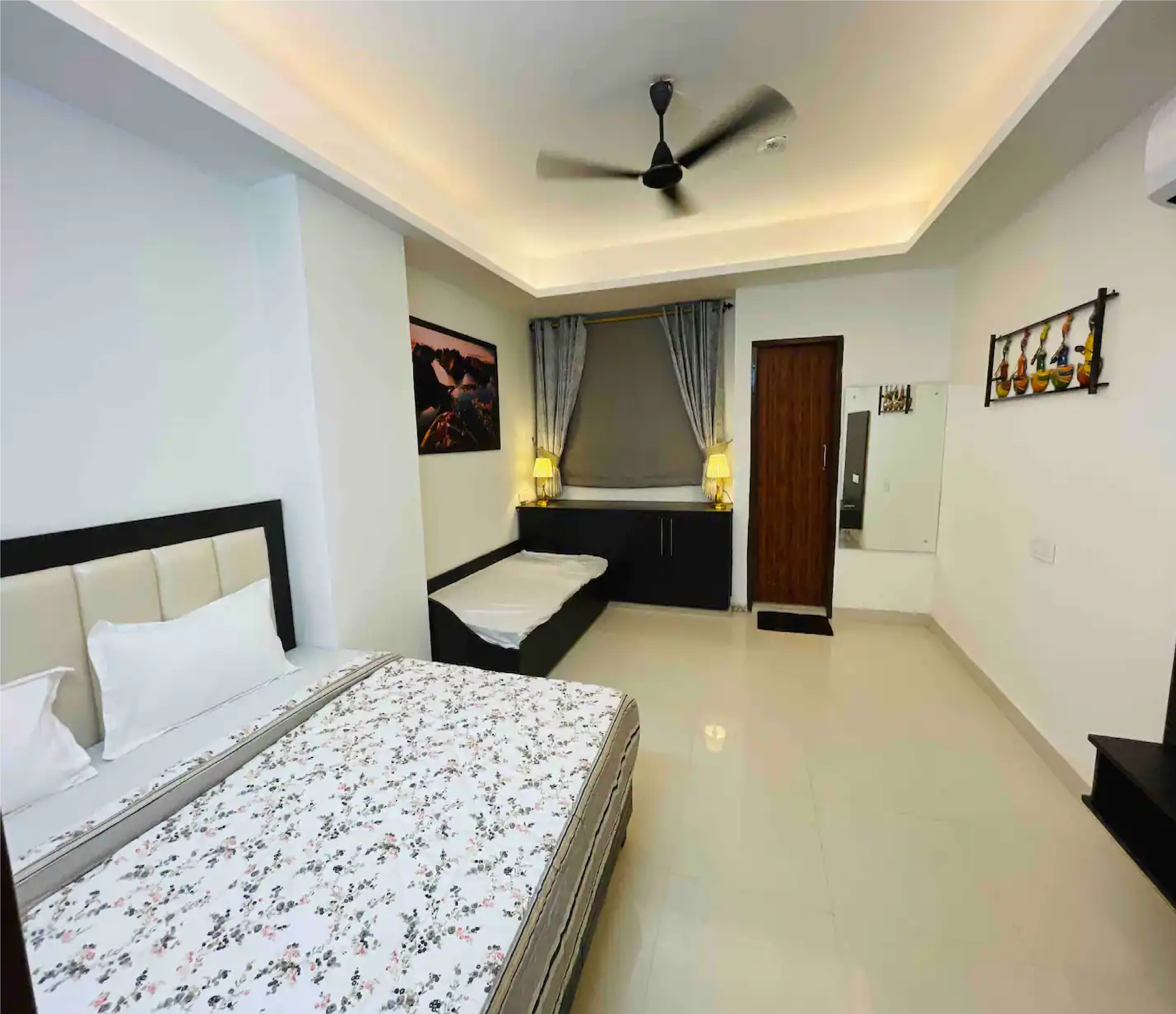 Willow Suite 𝗕𝗢𝗢𝗞 Panchkula Apartment