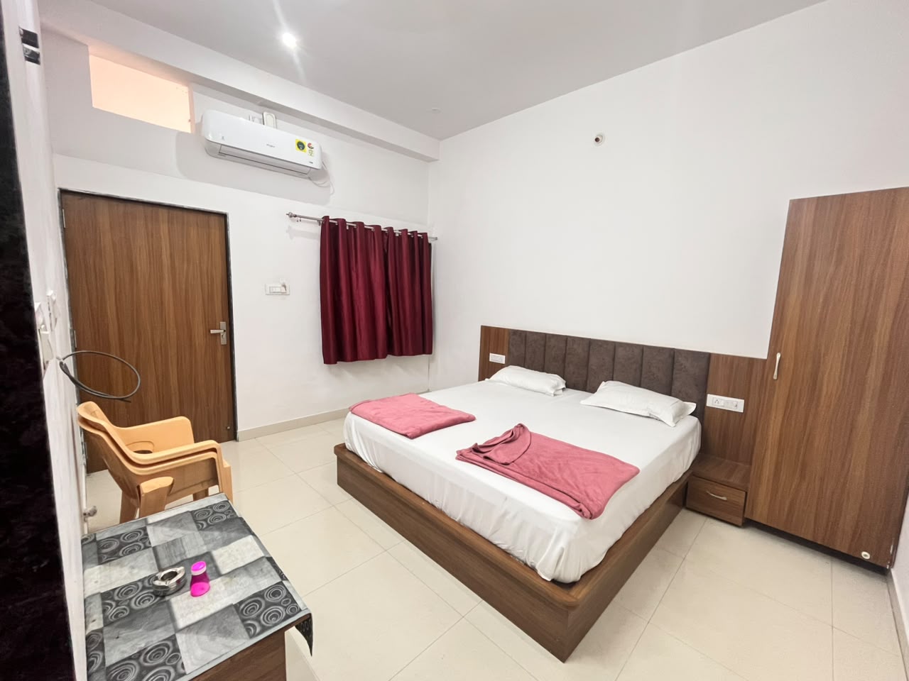 Rooms of Hotel shri ram palace - Jhalawar Hotel on Goibibo