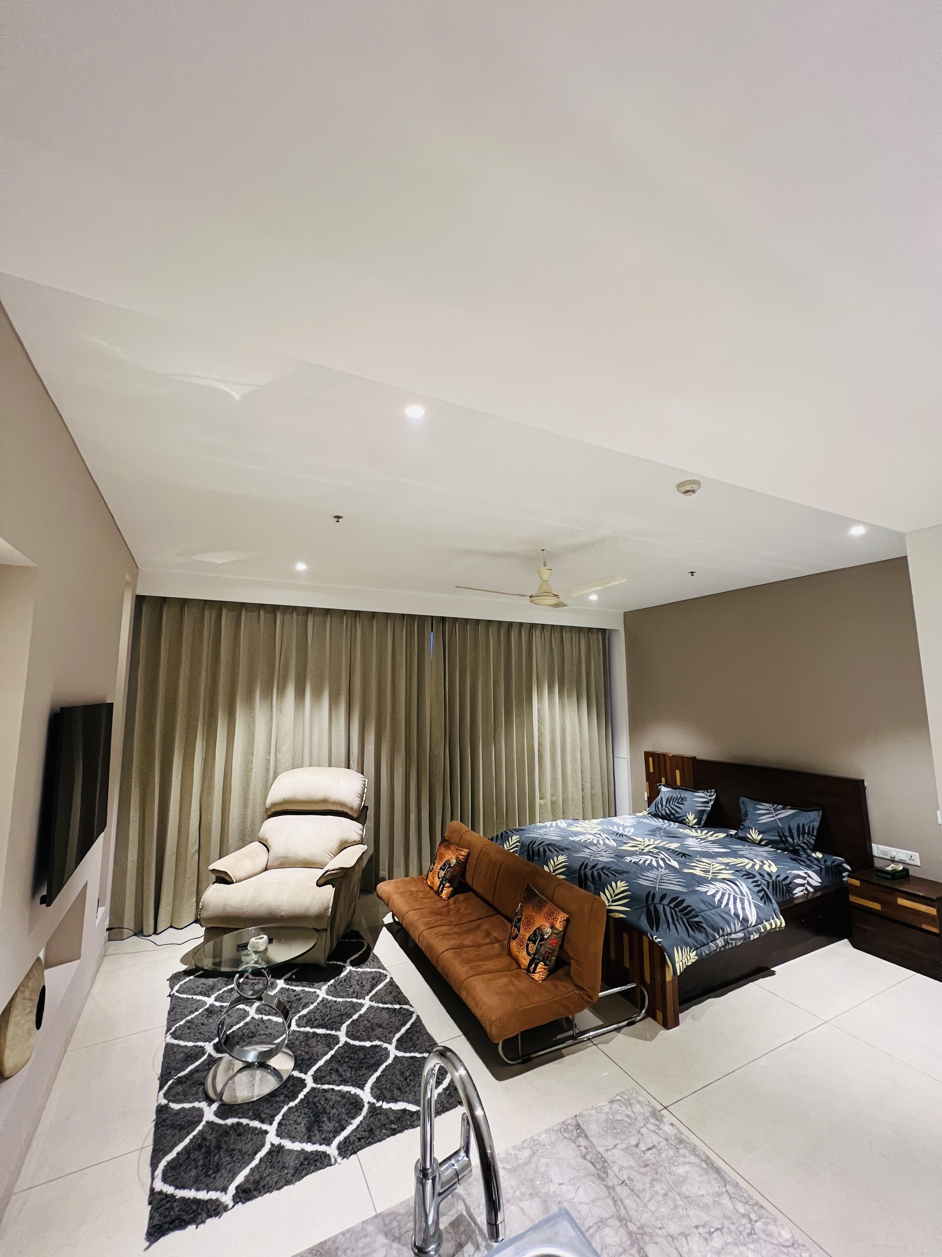 Luxury Studios Key 3 𝗕𝗢𝗢𝗞 Gurgaon Apartment