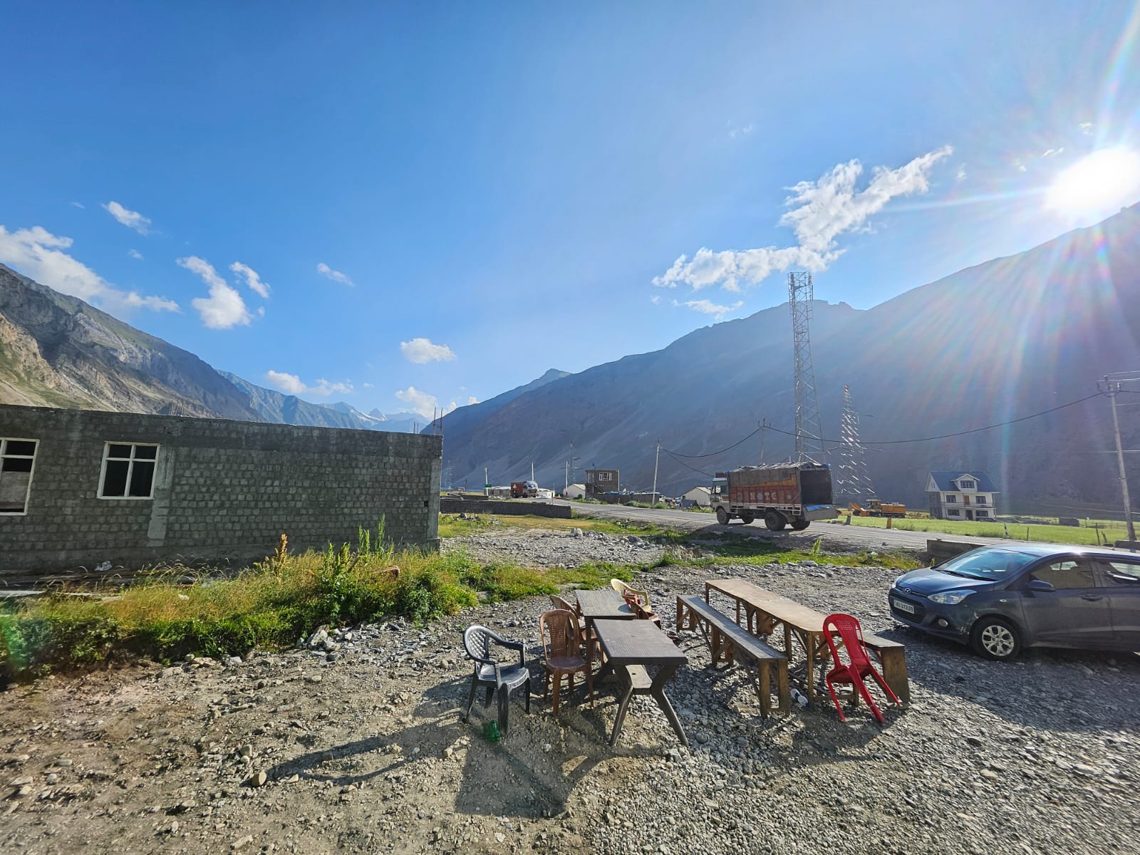 The Small Town Hotel and Restaurant 𝗕𝗢𝗢𝗞 Kargil Guest House