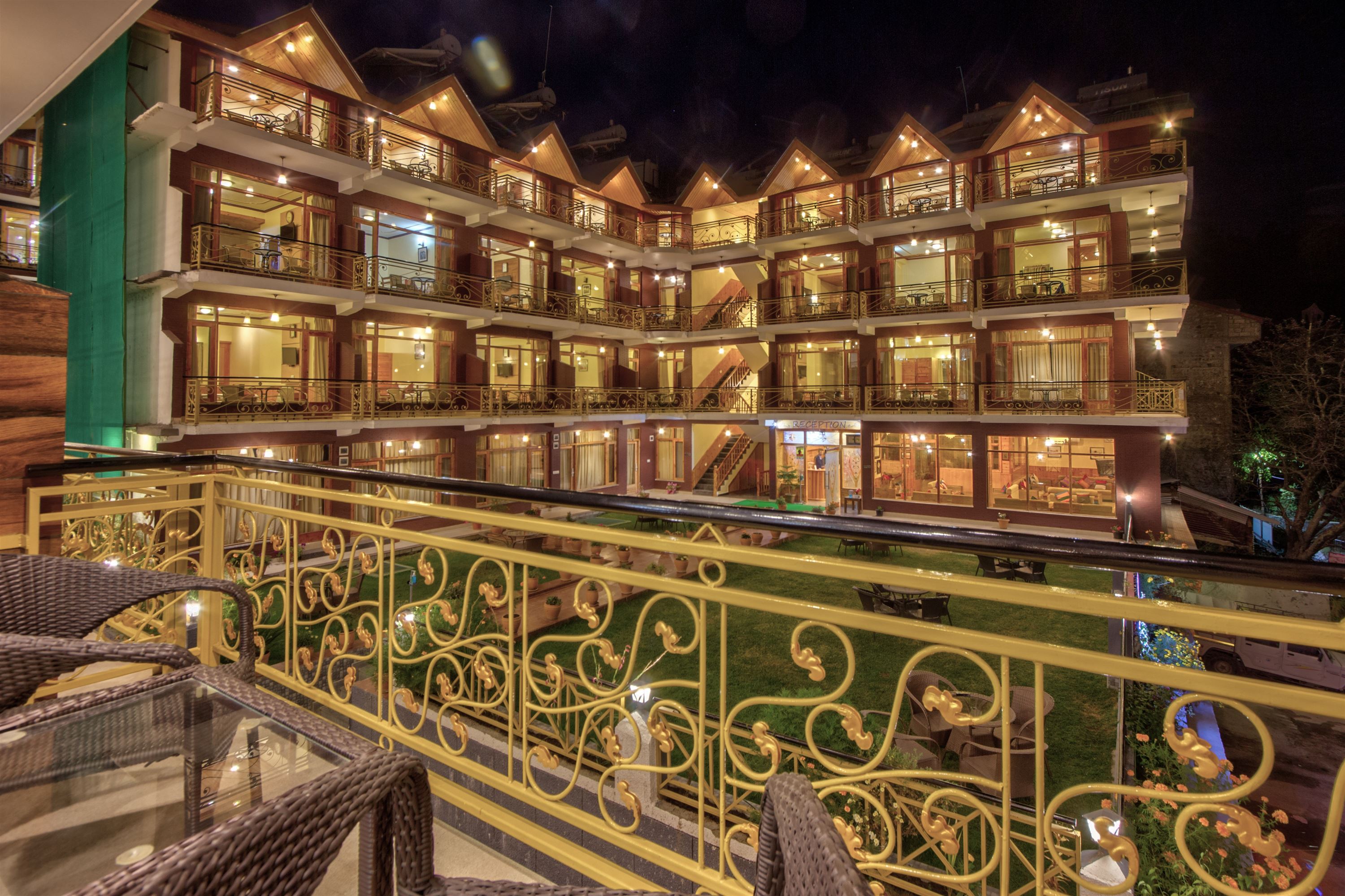 Snow Peak Retreat & Cottages (Centrally Heated- Hill View) 𝗕𝗢𝗢𝗞 Manali ...