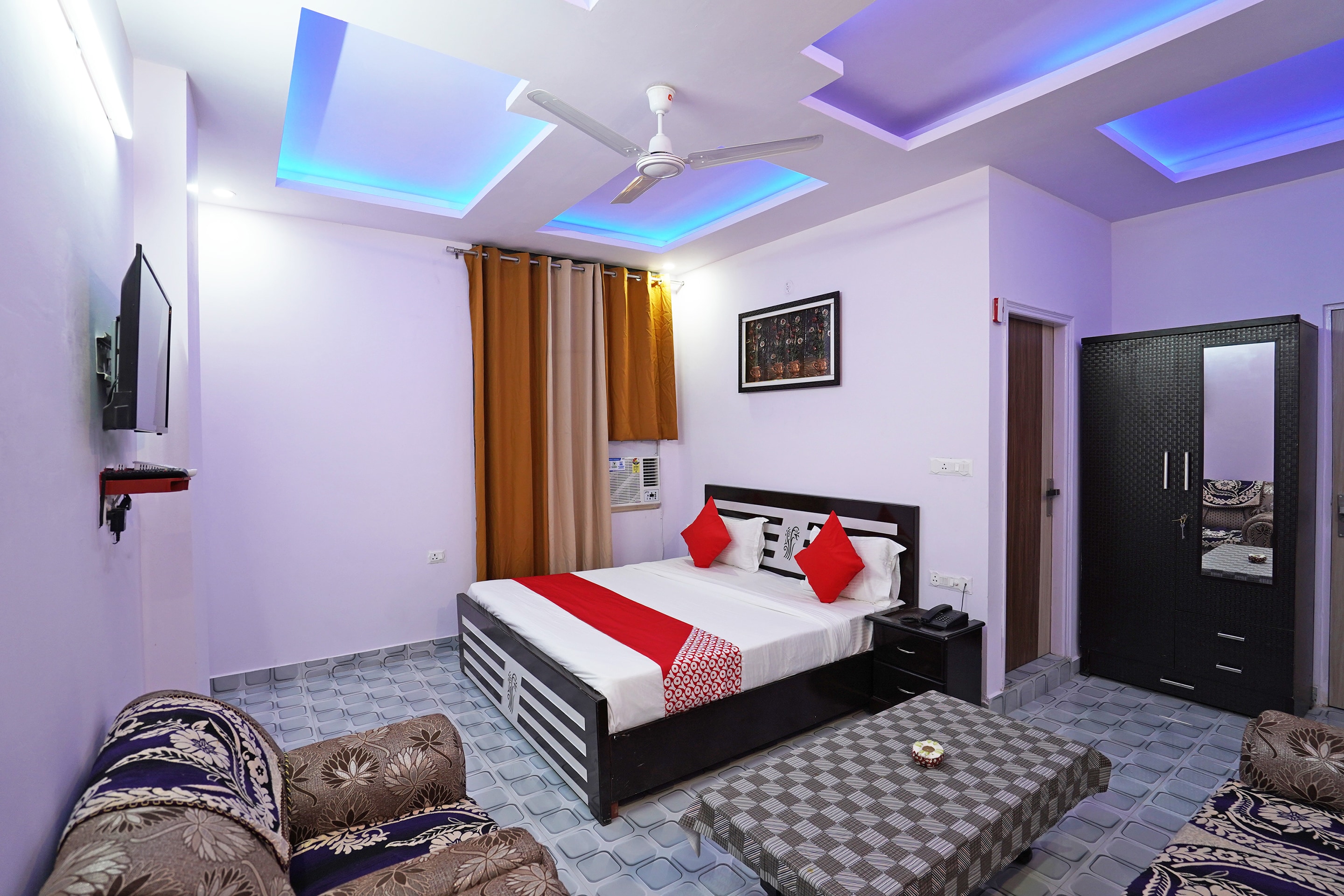 Super Hotel O Plus One Hotel Residency Delhi - Reviews, Photos & Offer
