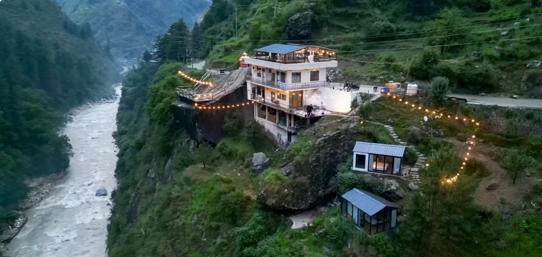 The Big Rock Cafe And Stays 𝗕𝗢𝗢𝗞 Kasol Cottage