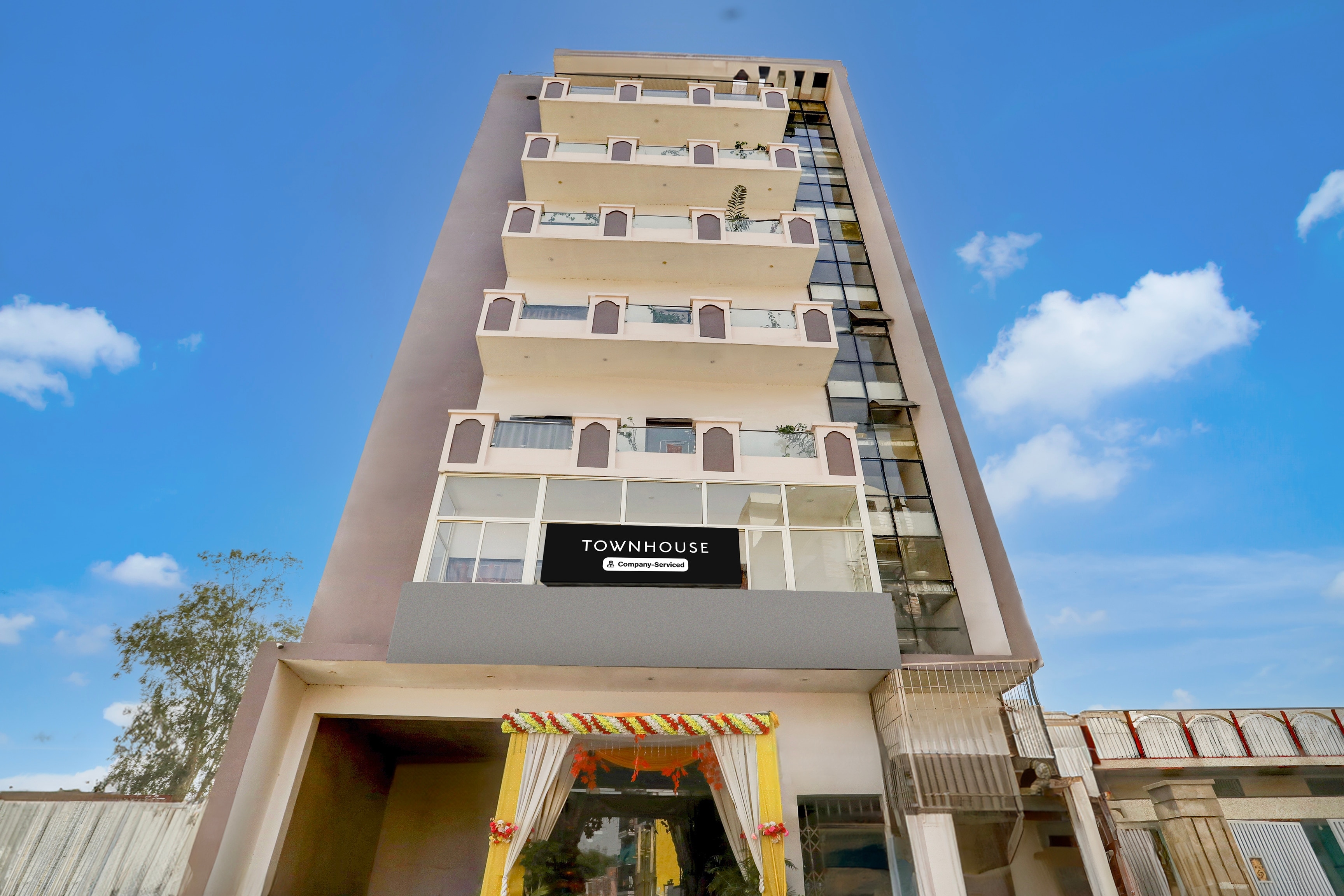 Super Townhouse Hyderabad Gate IIT BHU Formerly RK Heights Hotel ...