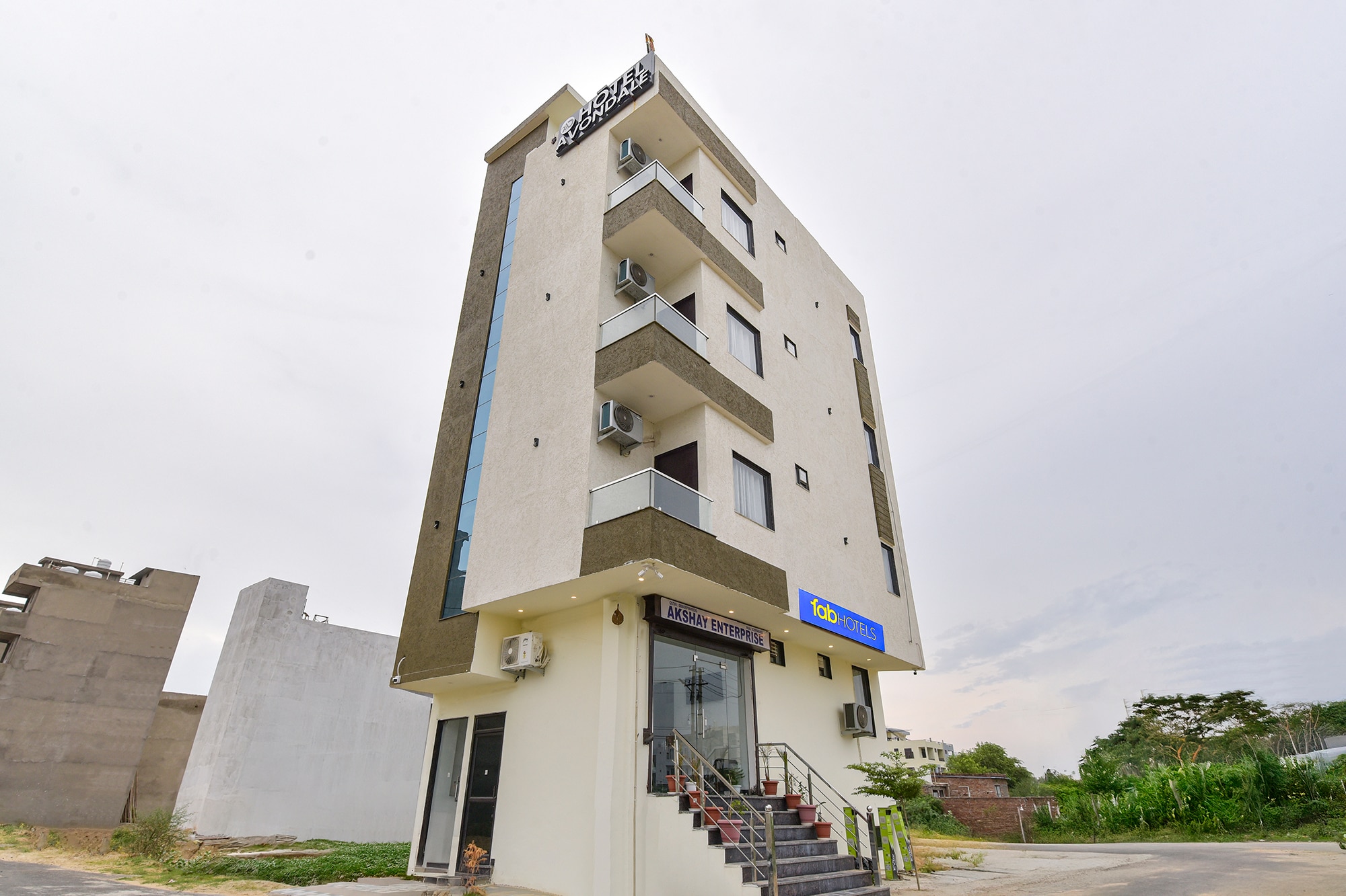 FabHotel Avondale - Sitapura 𝗕𝗢𝗢𝗞 Jaipur Hotel