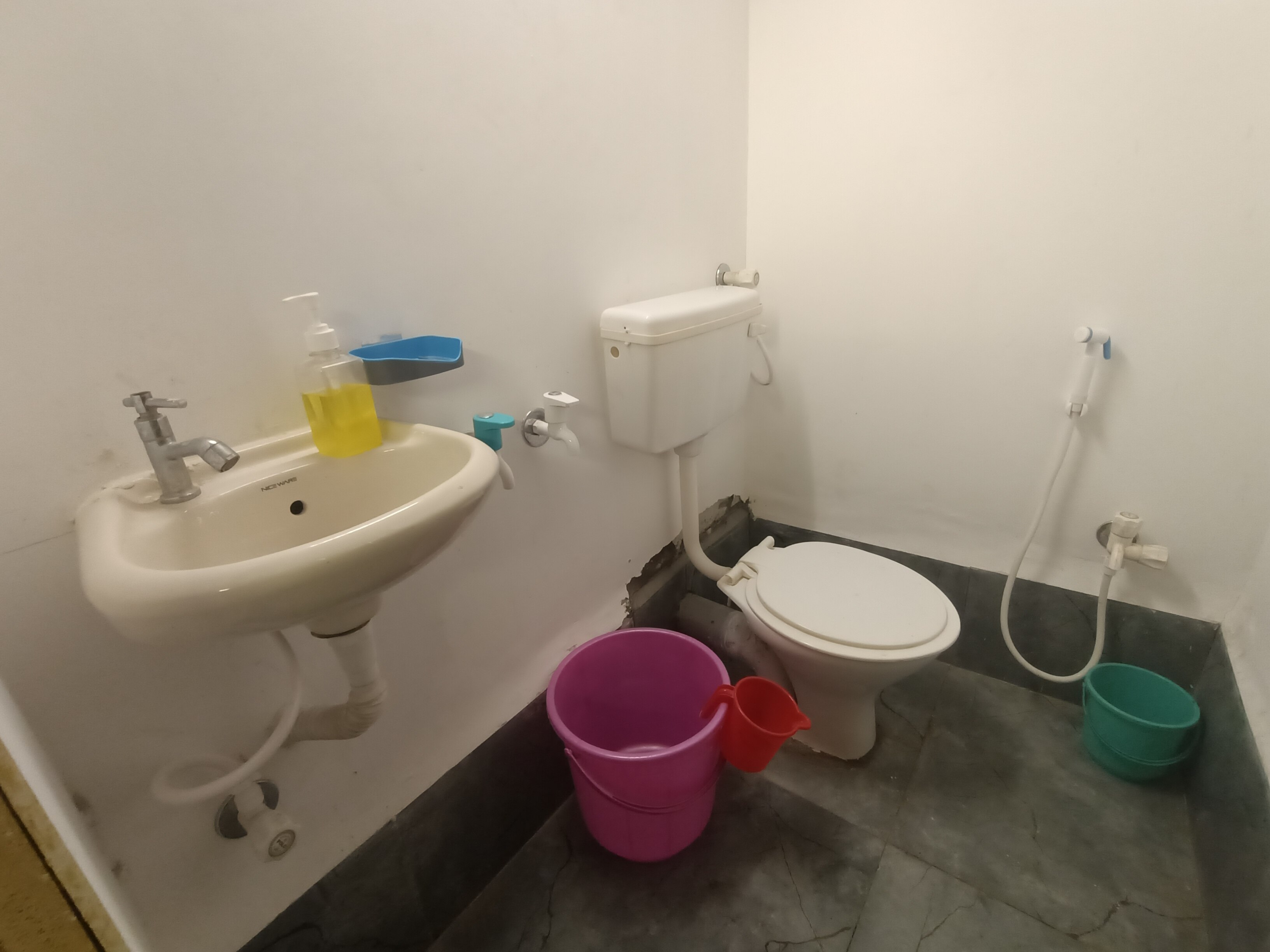 Rooms of Baadal Pani The Beach Resort and Cottages - Cottage in Palghar