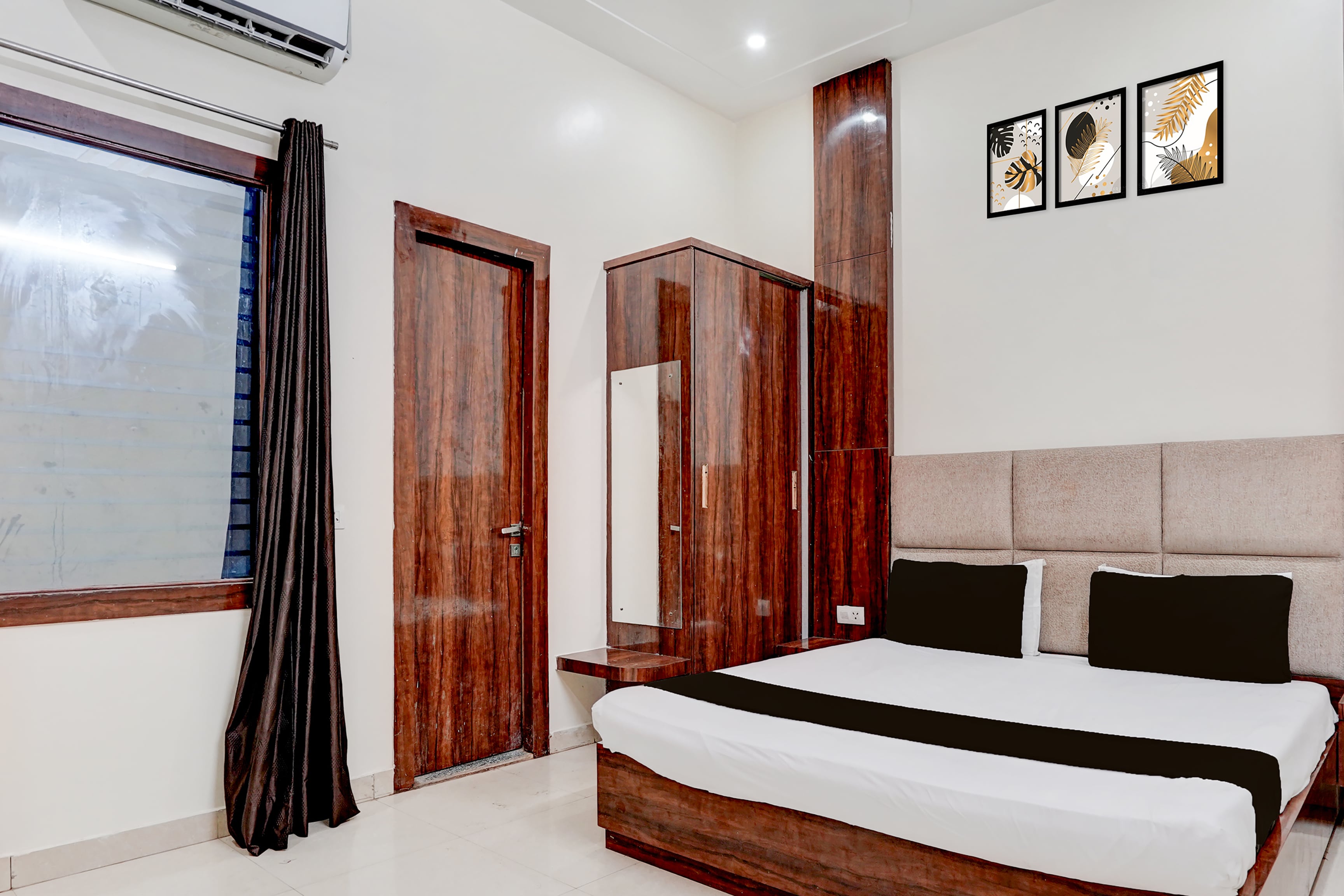 Hotel O Mohan Palace Vrindavan - Reviews, Photos & Offer