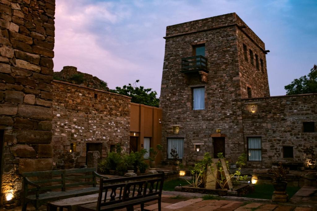 Wada 1 𝗕𝗢𝗢𝗞 Hungund Hotel