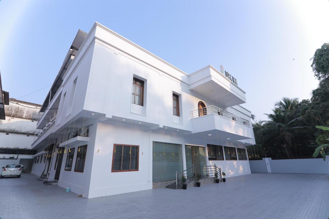 Hotel OPM INN Payyannur 𝗕𝗢𝗢𝗞 Kannur Hotel