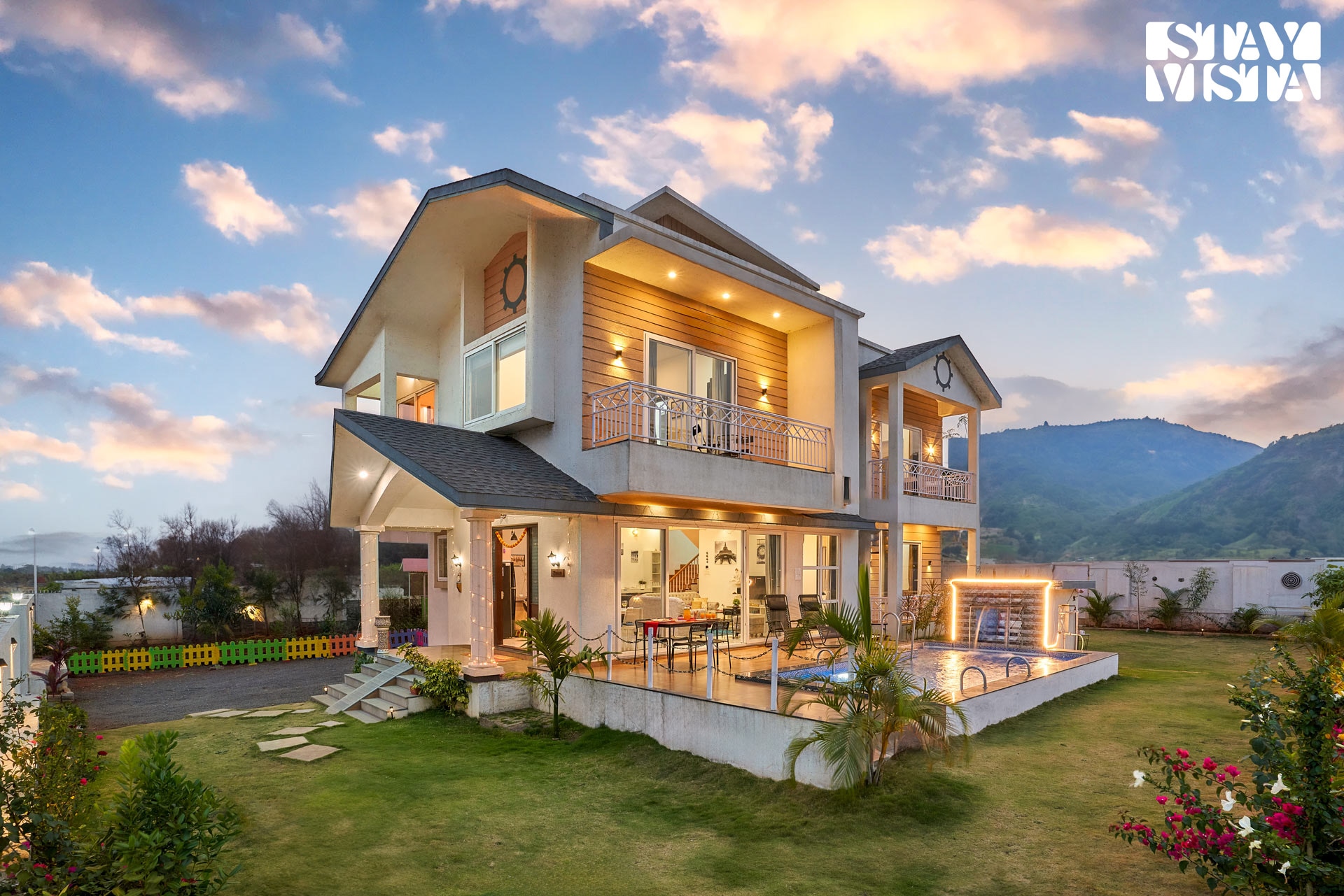 StayVista at Kaarma Villa 𝗕𝗢𝗢𝗞 Lonavala Villa