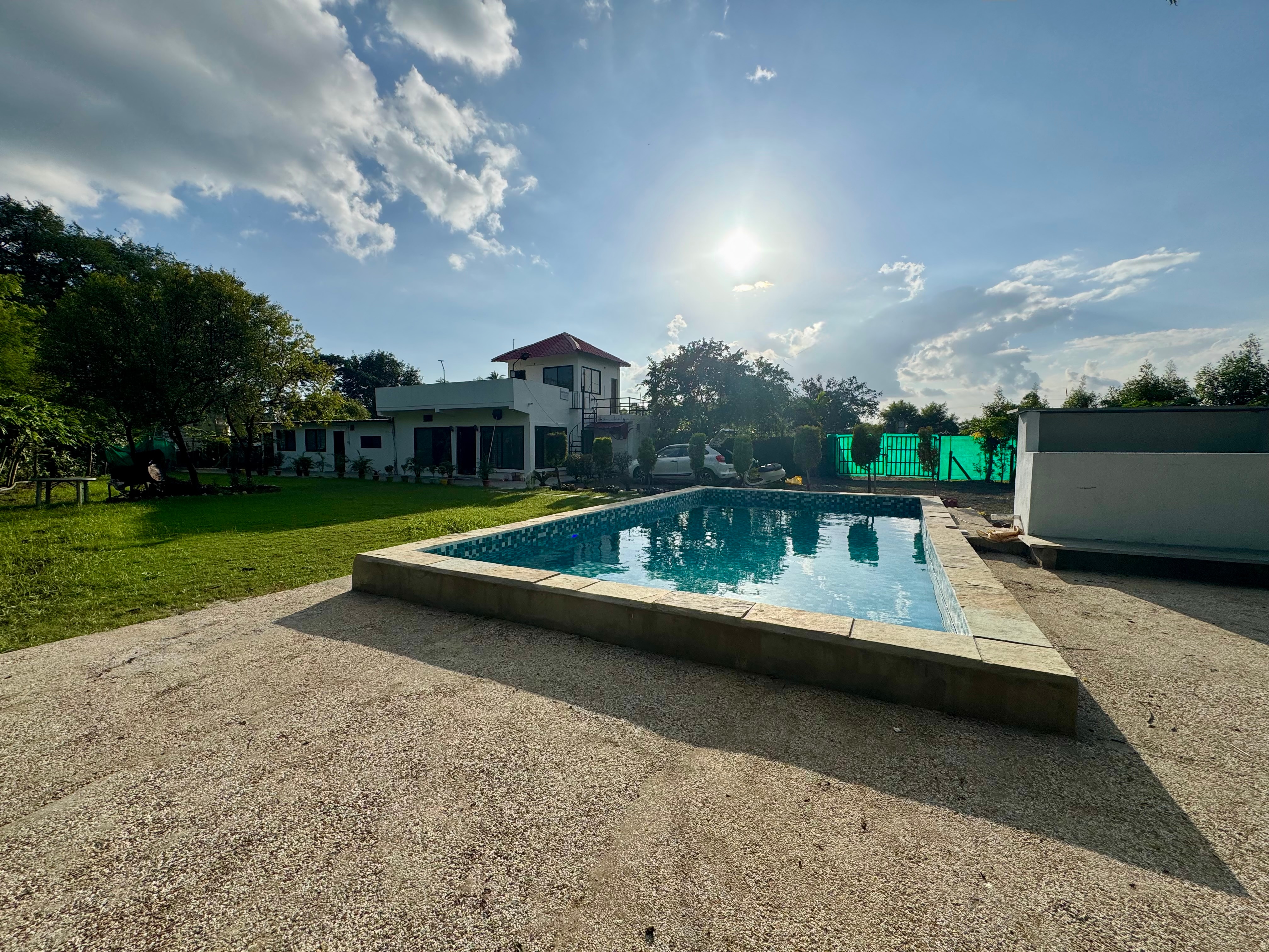 SHEEL FARMS 𝗕𝗢𝗢𝗞 Mhow Villa