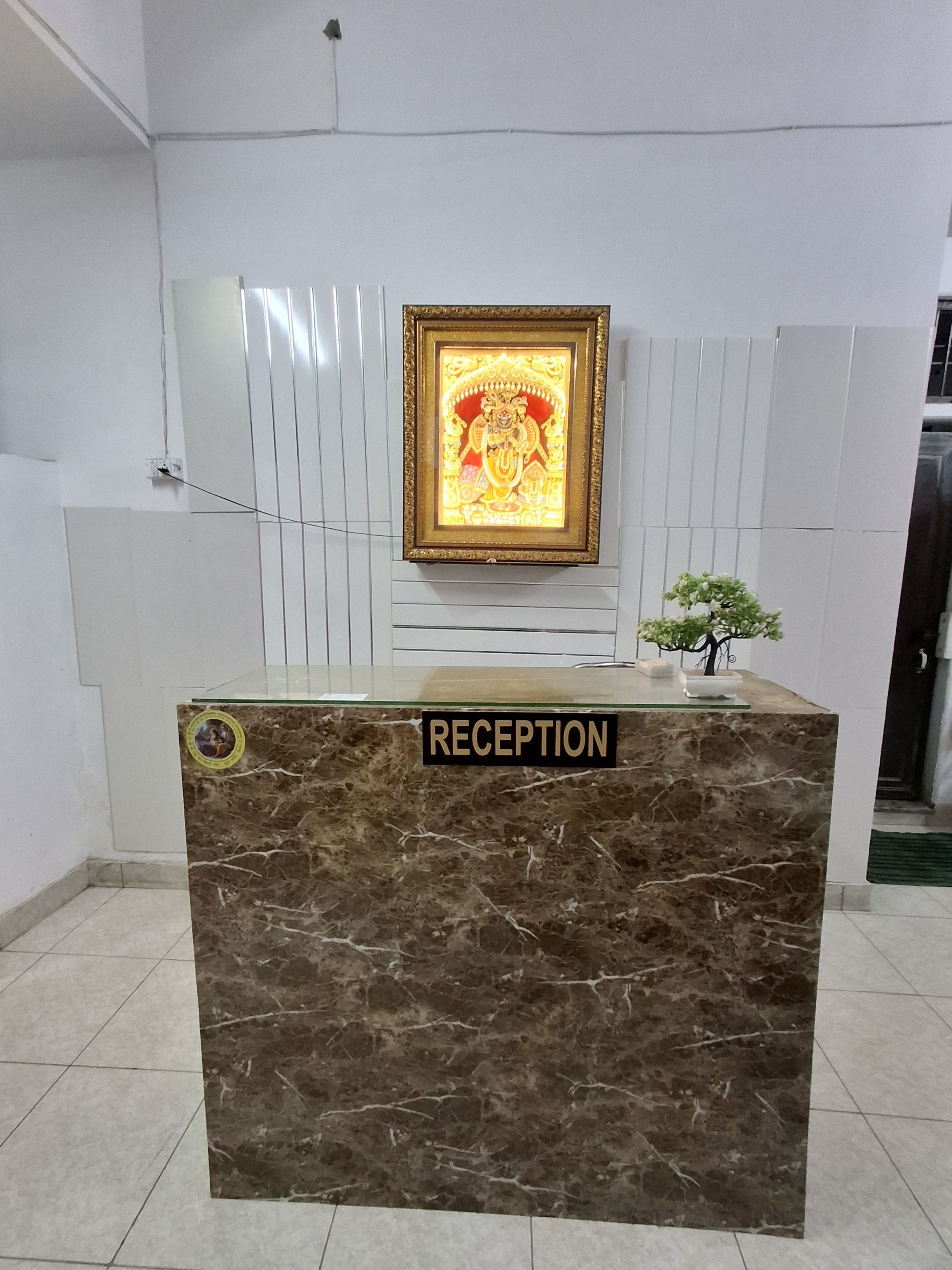 Indra home stay 𝗕𝗢𝗢𝗞 Mathura Homestay