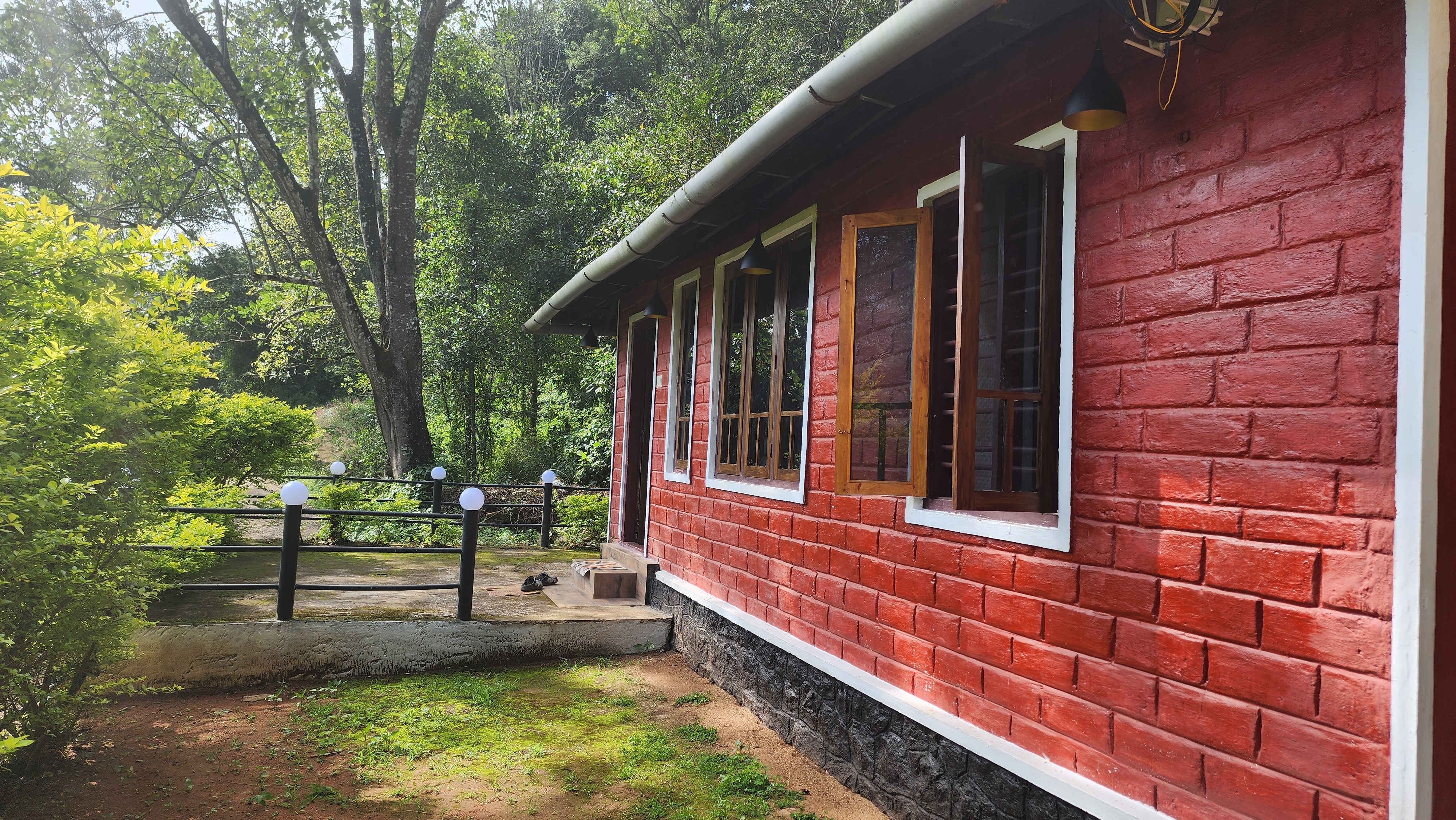 Clay Canvs 𝗕𝗢𝗢𝗞 Munnar Homestay