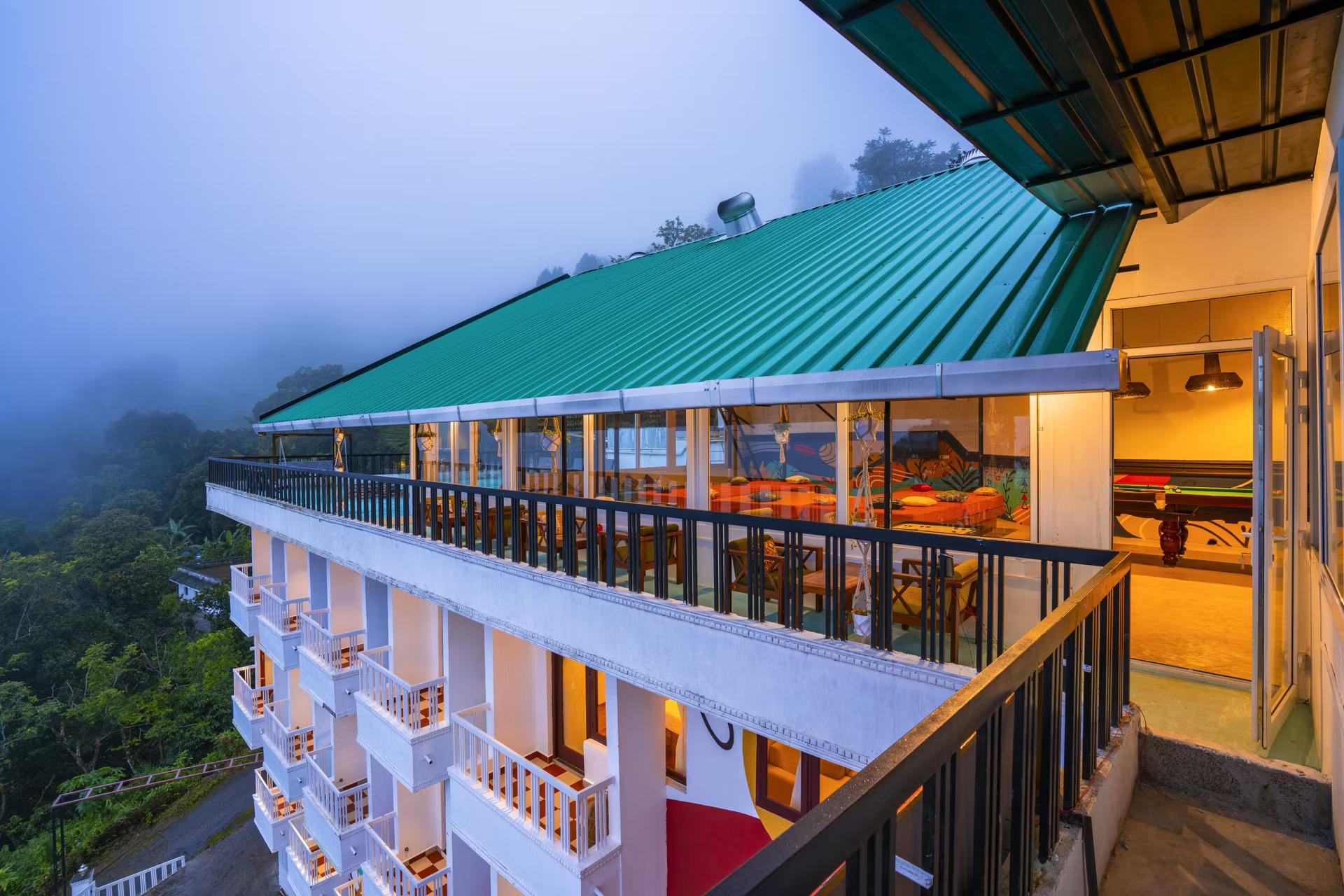 Monkey Tribe Munnar 𝗕𝗢𝗢𝗞 Munnar Hostel