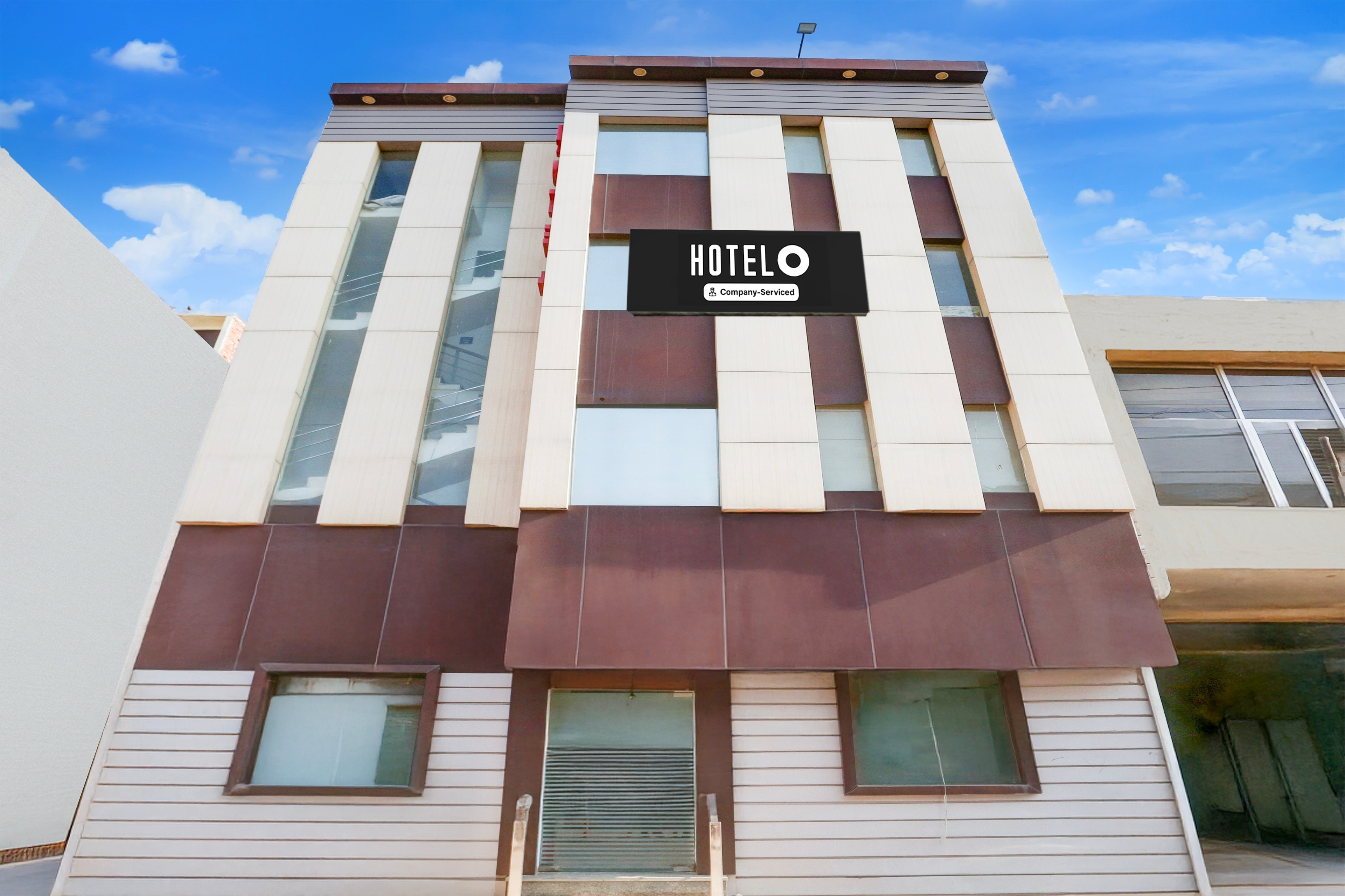 Hotel O by OYO Chandigarh Highway Near Prabhat Road 𝗕𝗢𝗢𝗞 Zirakpur Hotel