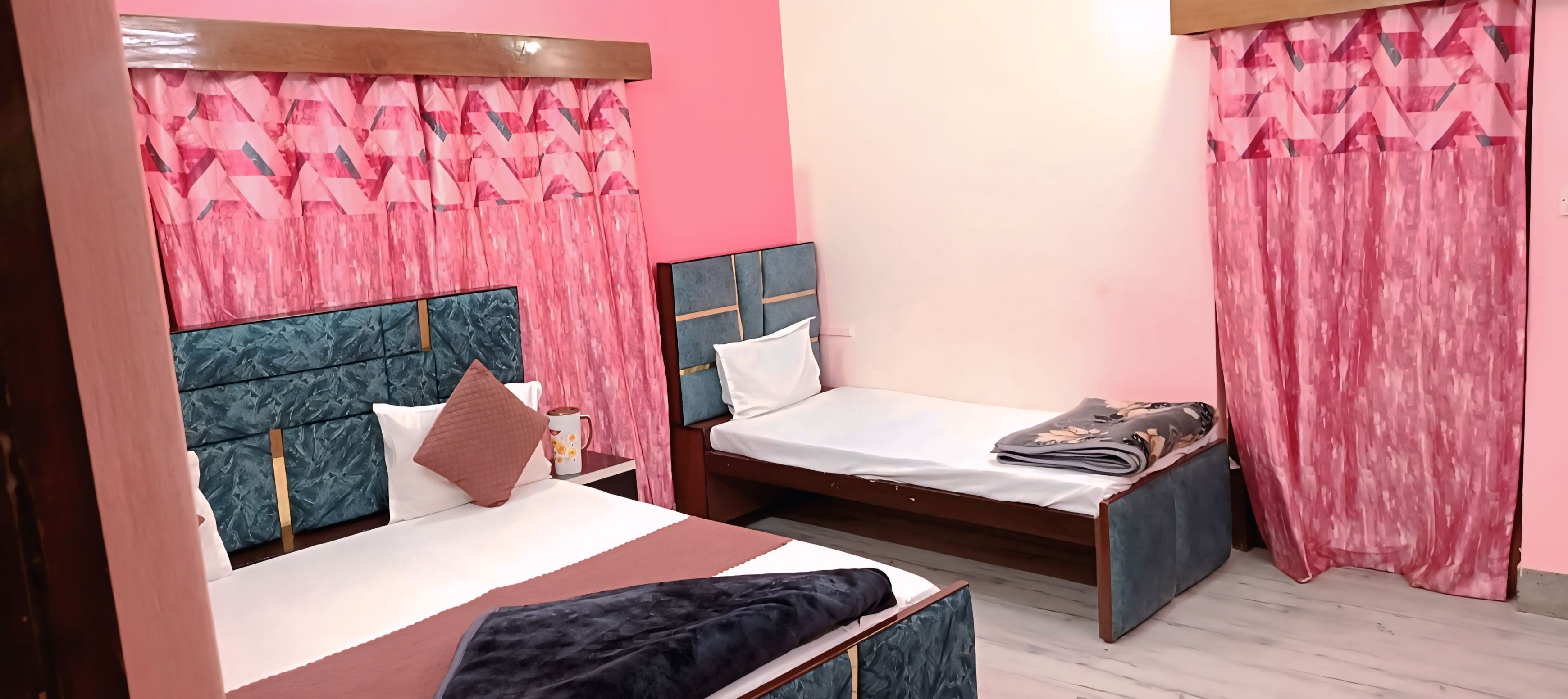 D sona guest house Varanasi - Reviews, Photos & Offer