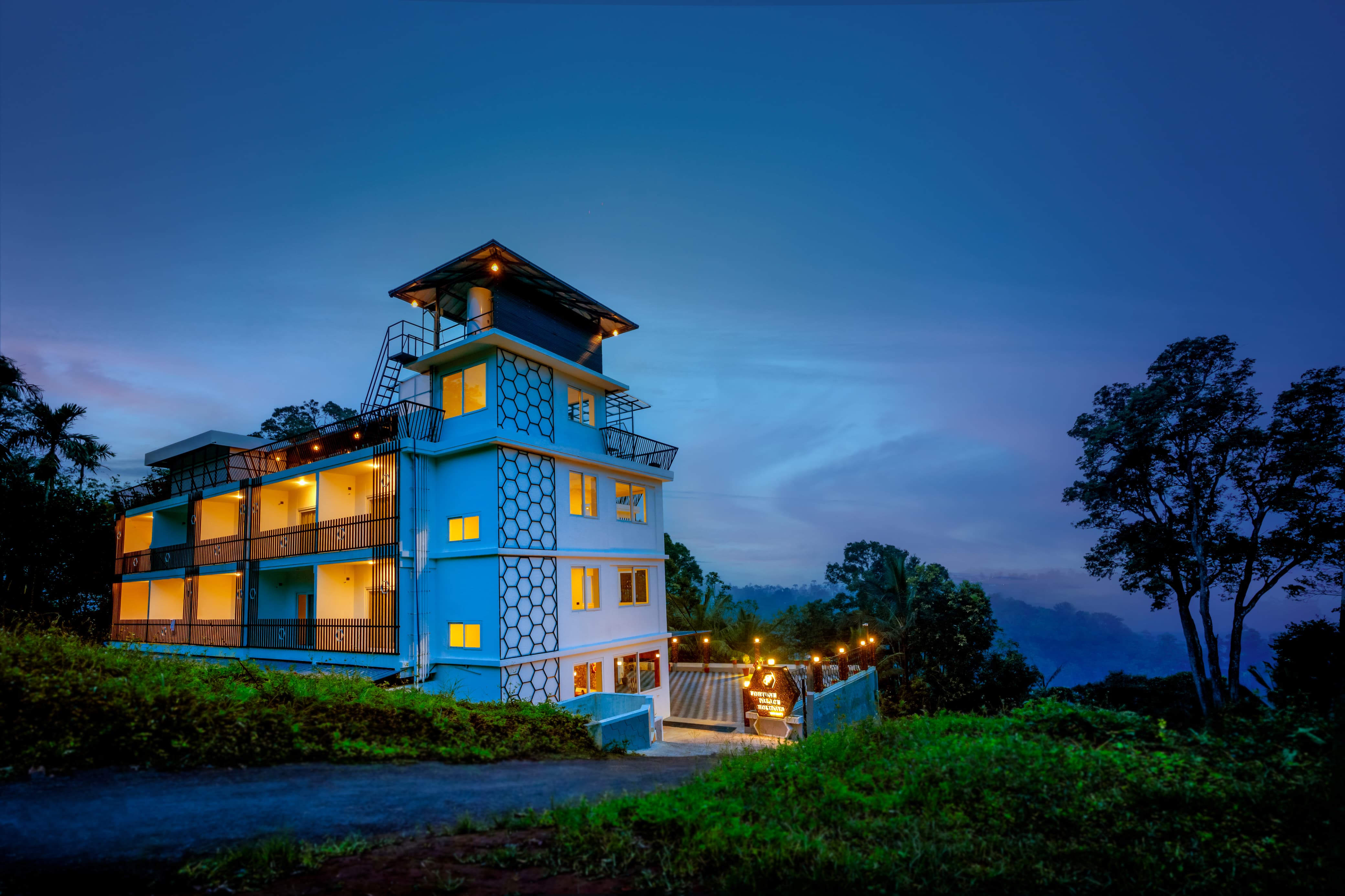Fortune Palace Holidays 𝗕𝗢𝗢𝗞 Munnar Resort