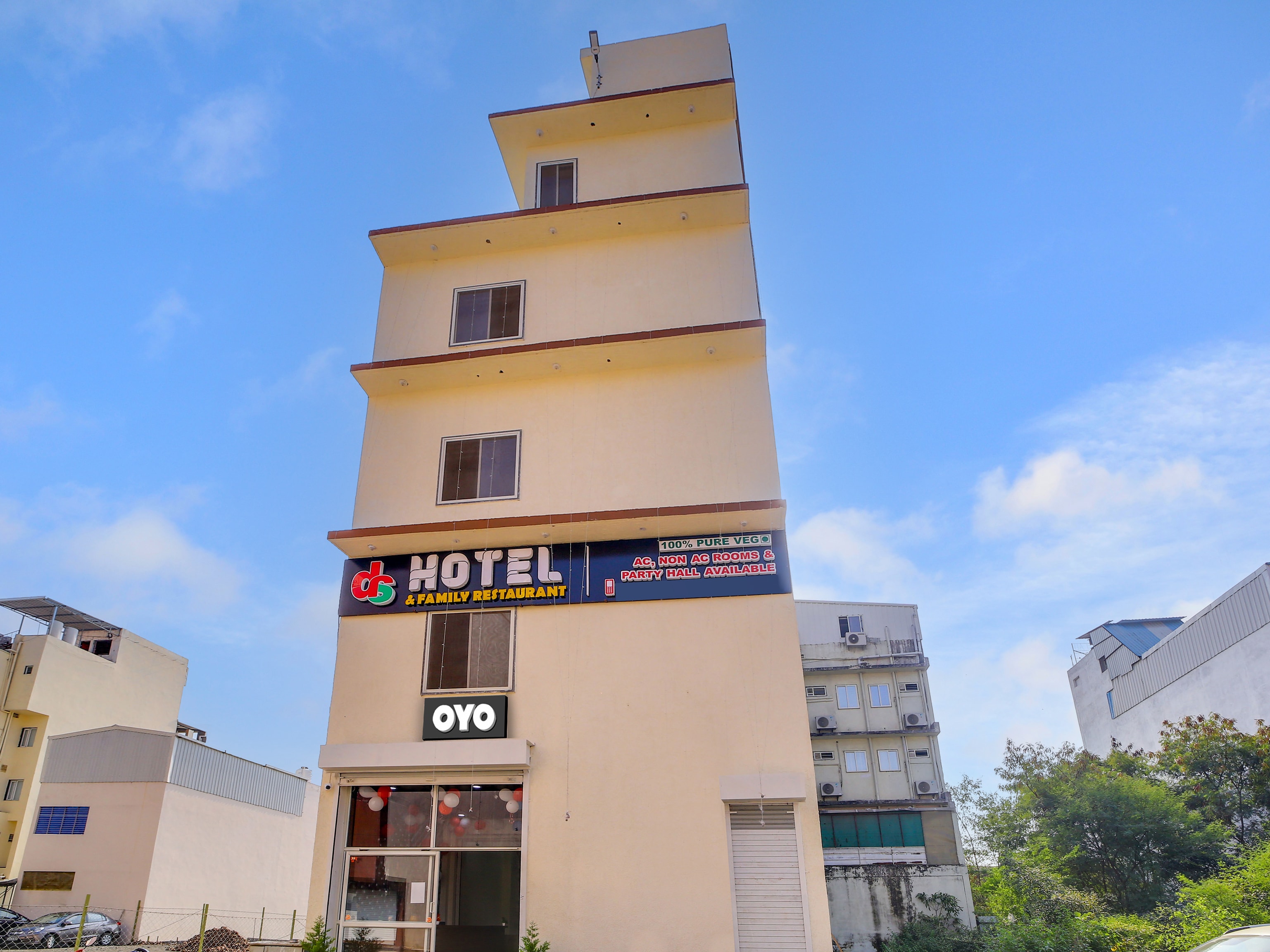 Hotel O DS Hotel 𝗕𝗢𝗢𝗞 Bhopal Hotel