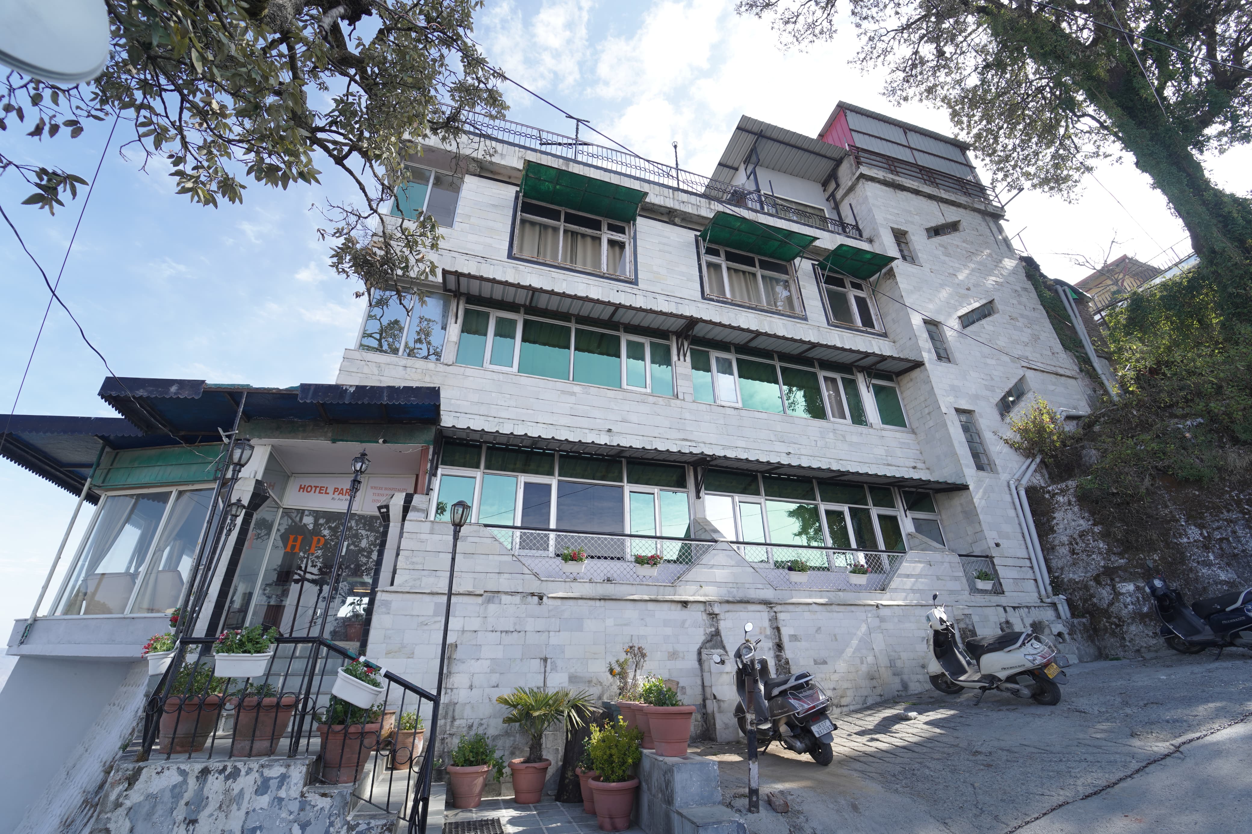 Hotel Park Picture Palace (30 meters from Mall Road), Mussoorie 𝗕𝗢𝗢𝗞 ...