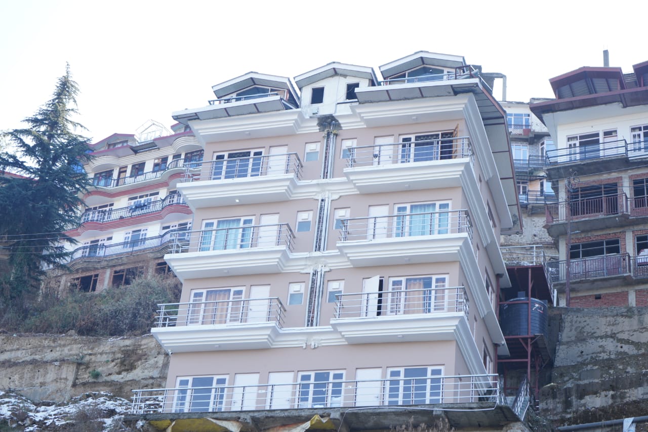 Hotel Sridhi 𝗕𝗢𝗢𝗞 Shimla Hotel