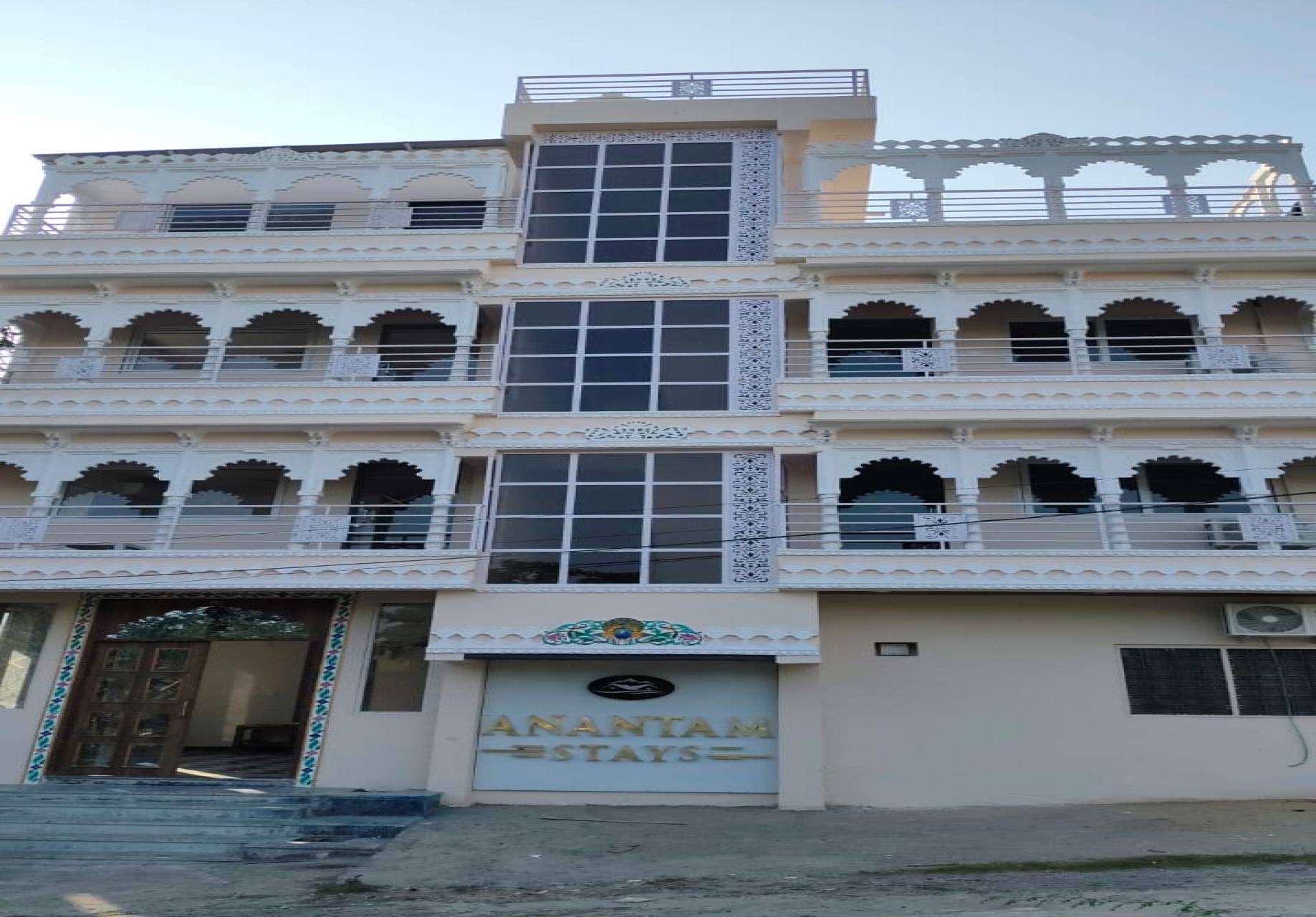 Anantam Stay 𝗕𝗢𝗢𝗞 Udaipur Hotel