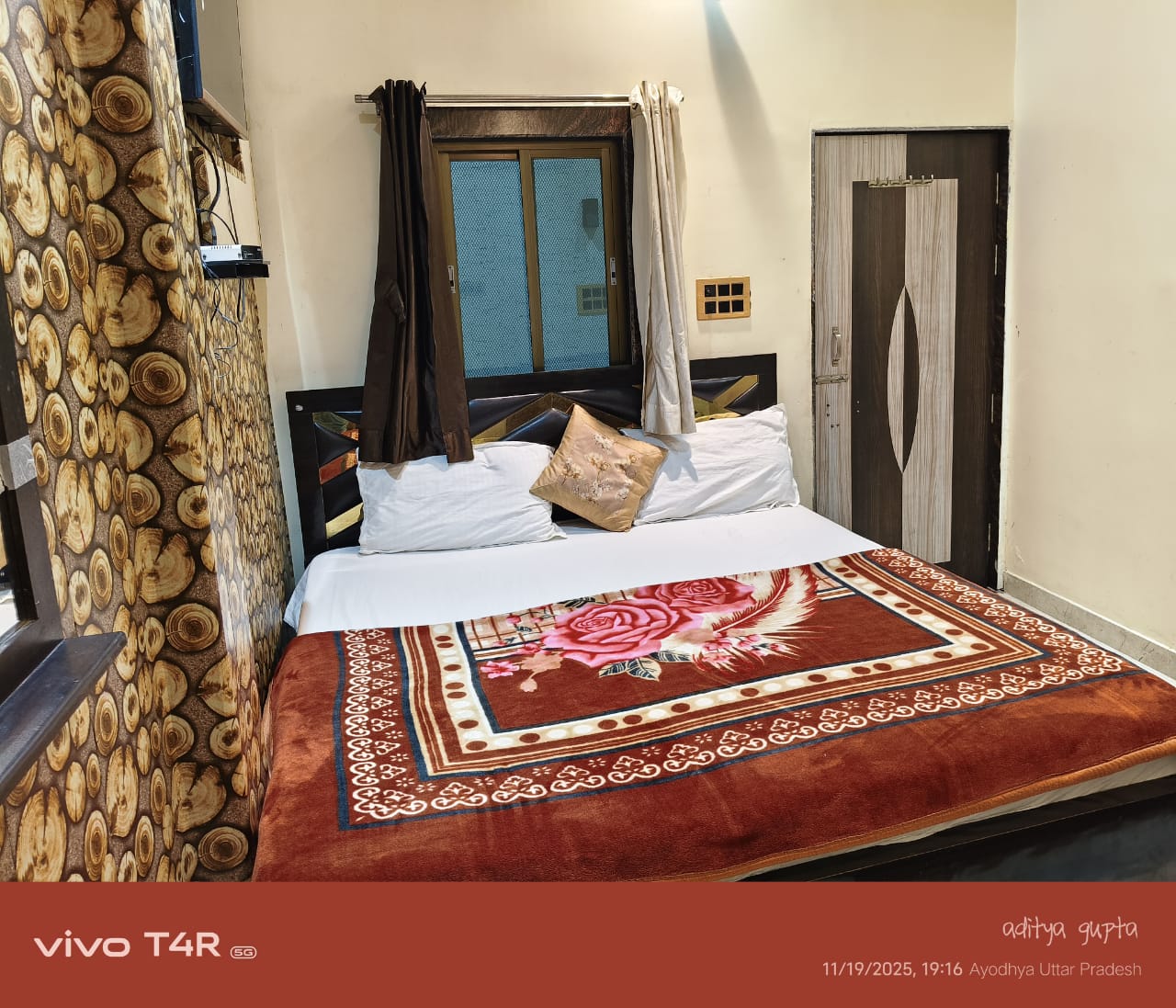 Hotel Shree Ram Palace 𝗕𝗢𝗢𝗞 Ayodhya Homestay