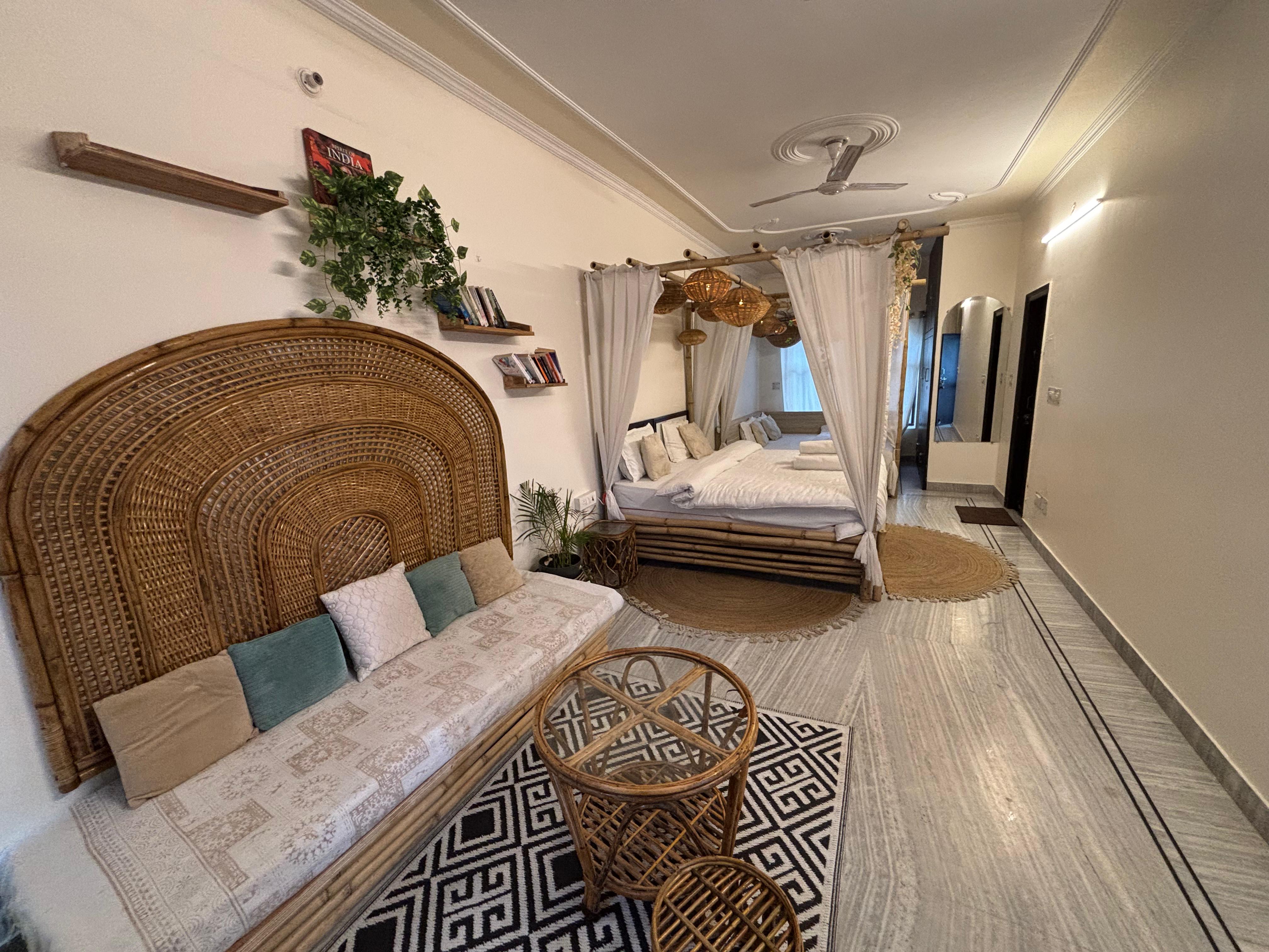 Ganga and Forest View Bohemian room 𝗕𝗢𝗢𝗞 Rishikesh Apartment