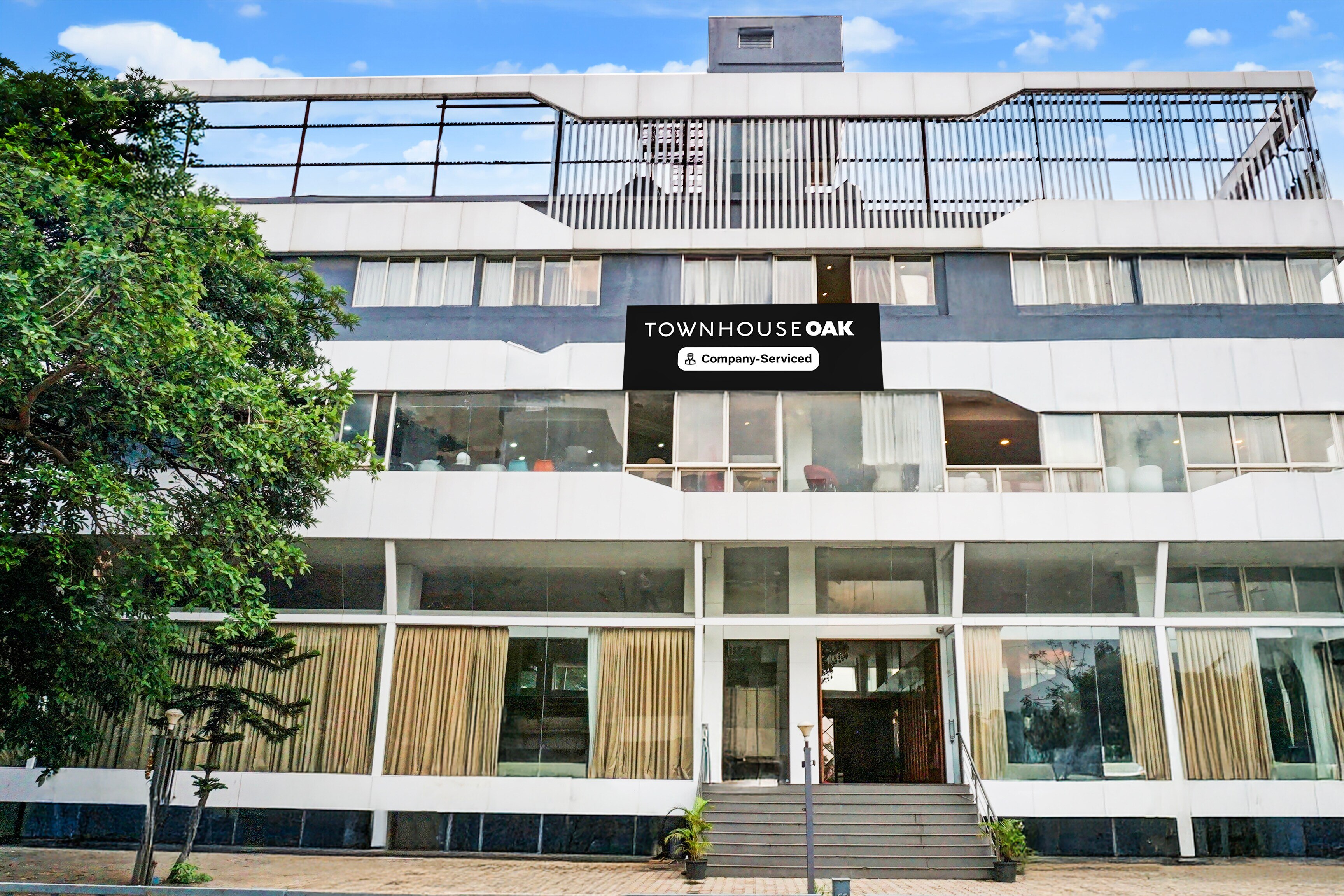 Photos of Super Townhouse Oak Hadapsar - Hotel in Pune