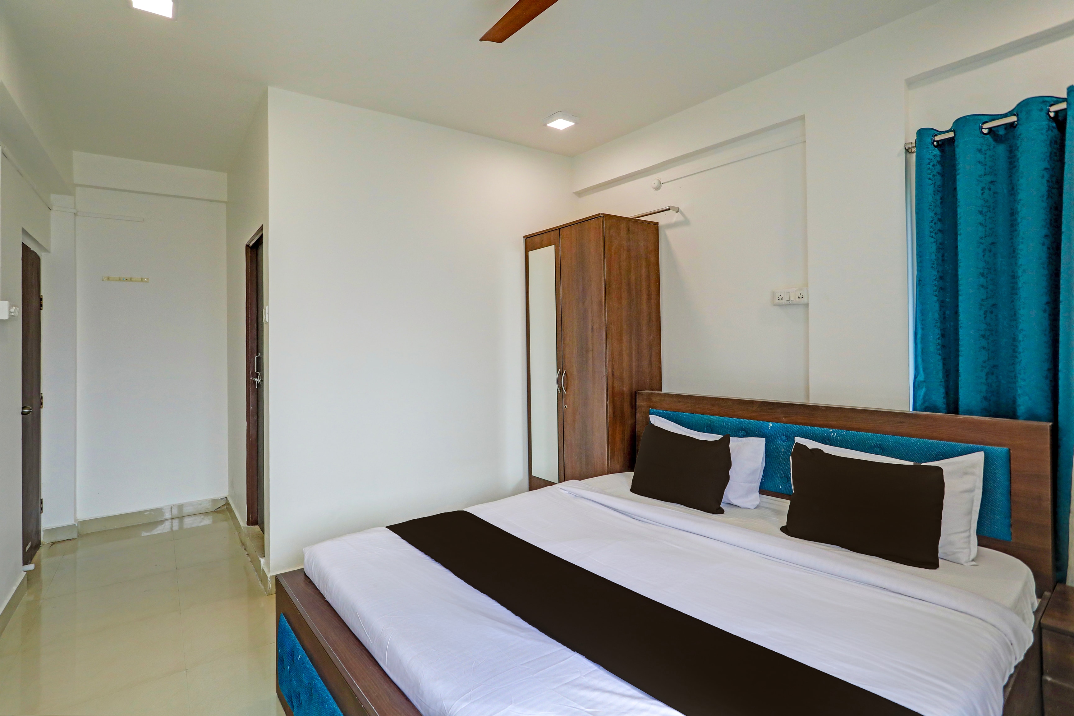 Hotel O YUVA INN 𝗕𝗢𝗢𝗞 Nagpur Hotel