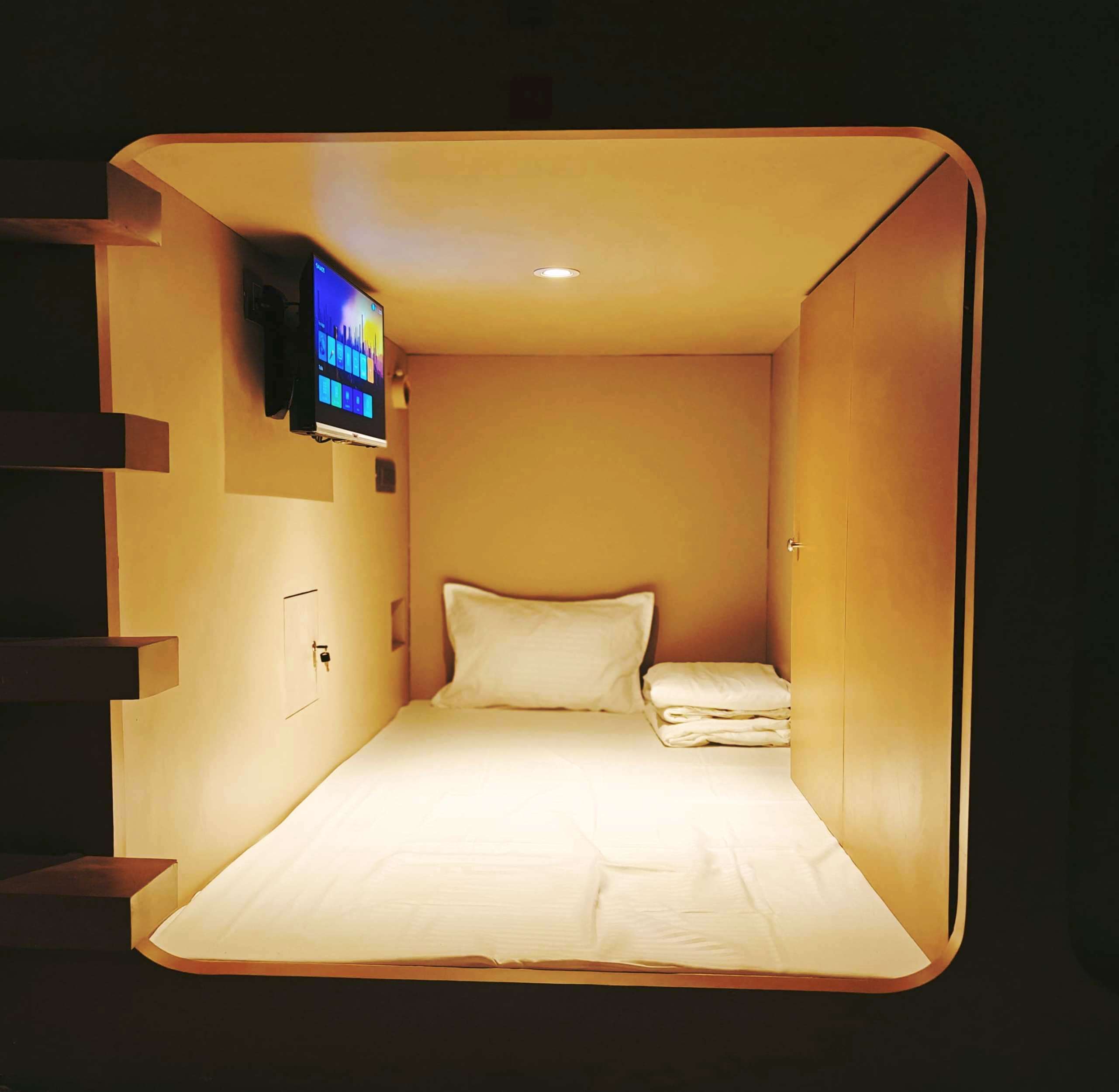 Astropod A unit of ammas palace hotel 𝗕𝗢𝗢𝗞 Mumbai Hostel