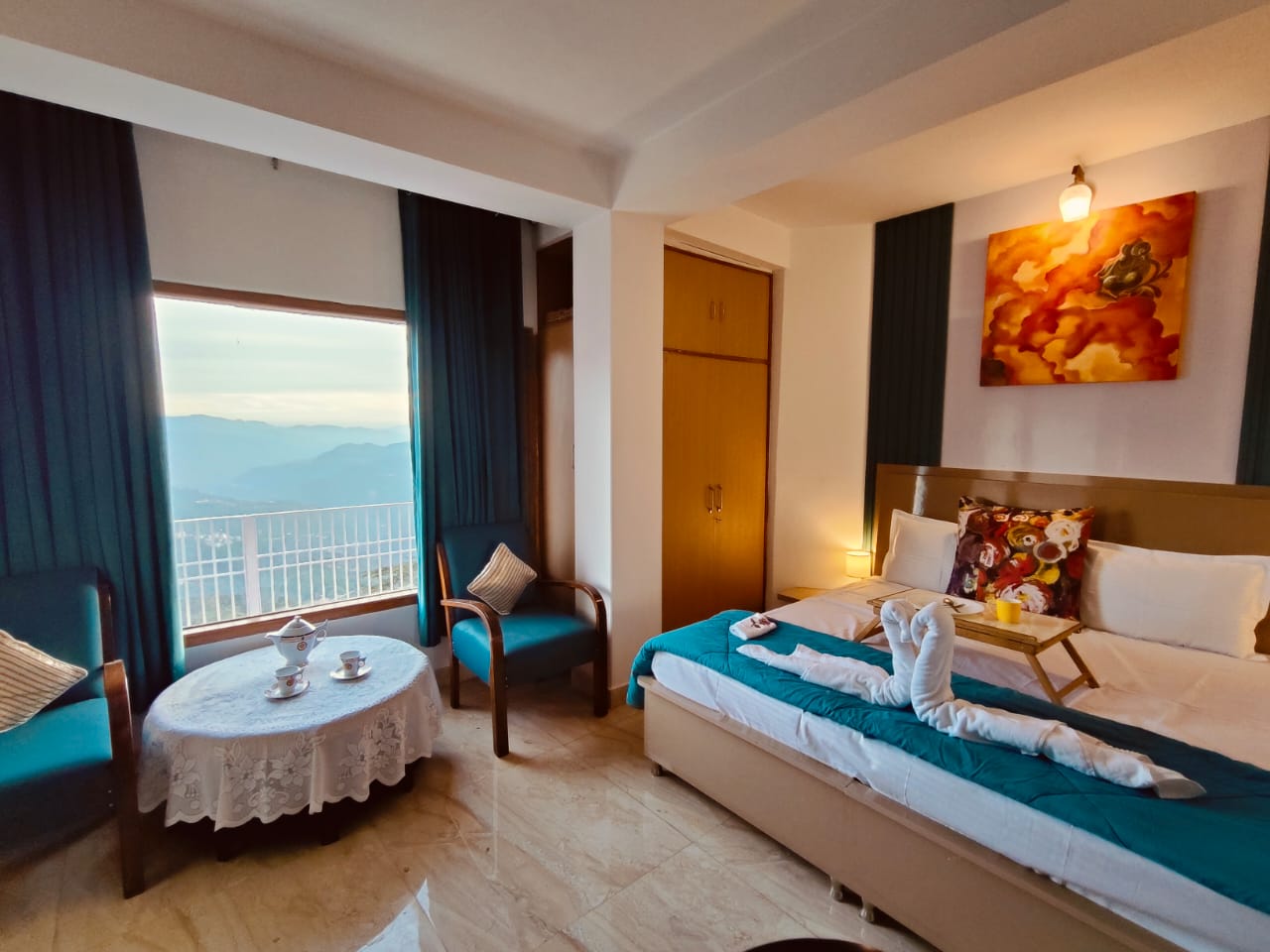 Akarshan Homes Entire 4BHK Apartment 𝗕𝗢𝗢𝗞 Shimla Apartment