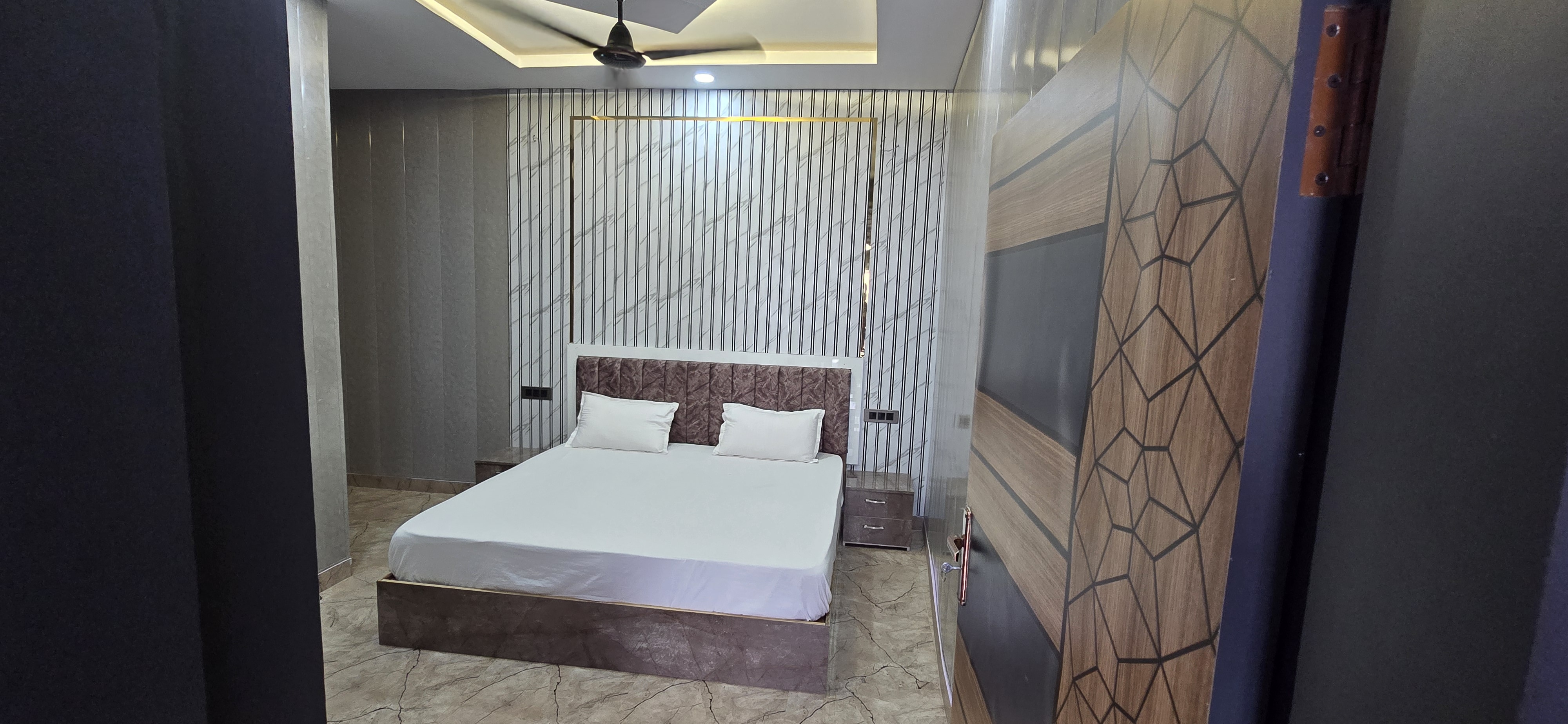 Hey Prabhu 𝗕𝗢𝗢𝗞 Ayodhya Homestay