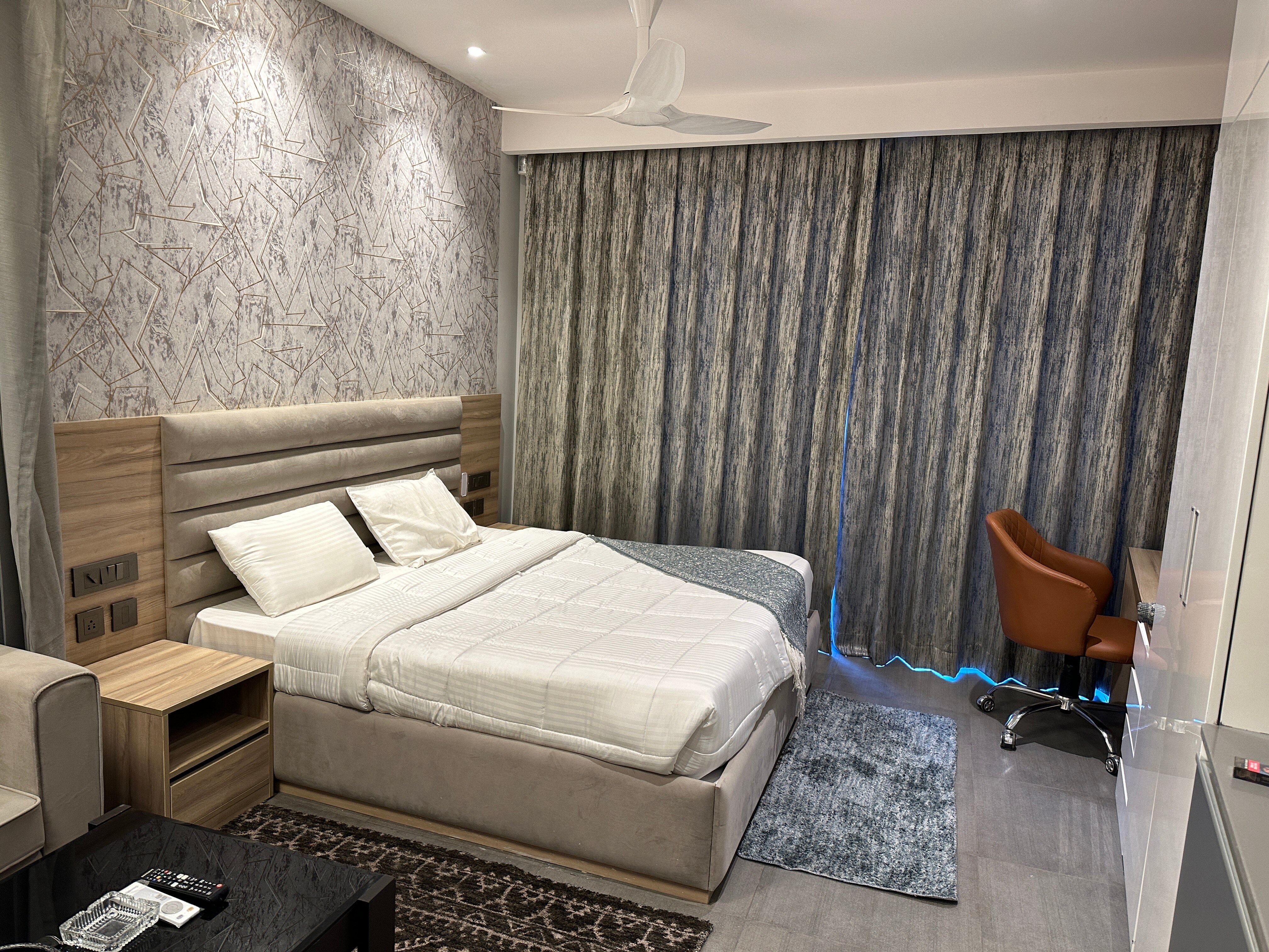 Skyline city vista 𝗕𝗢𝗢𝗞 Noida Apartment