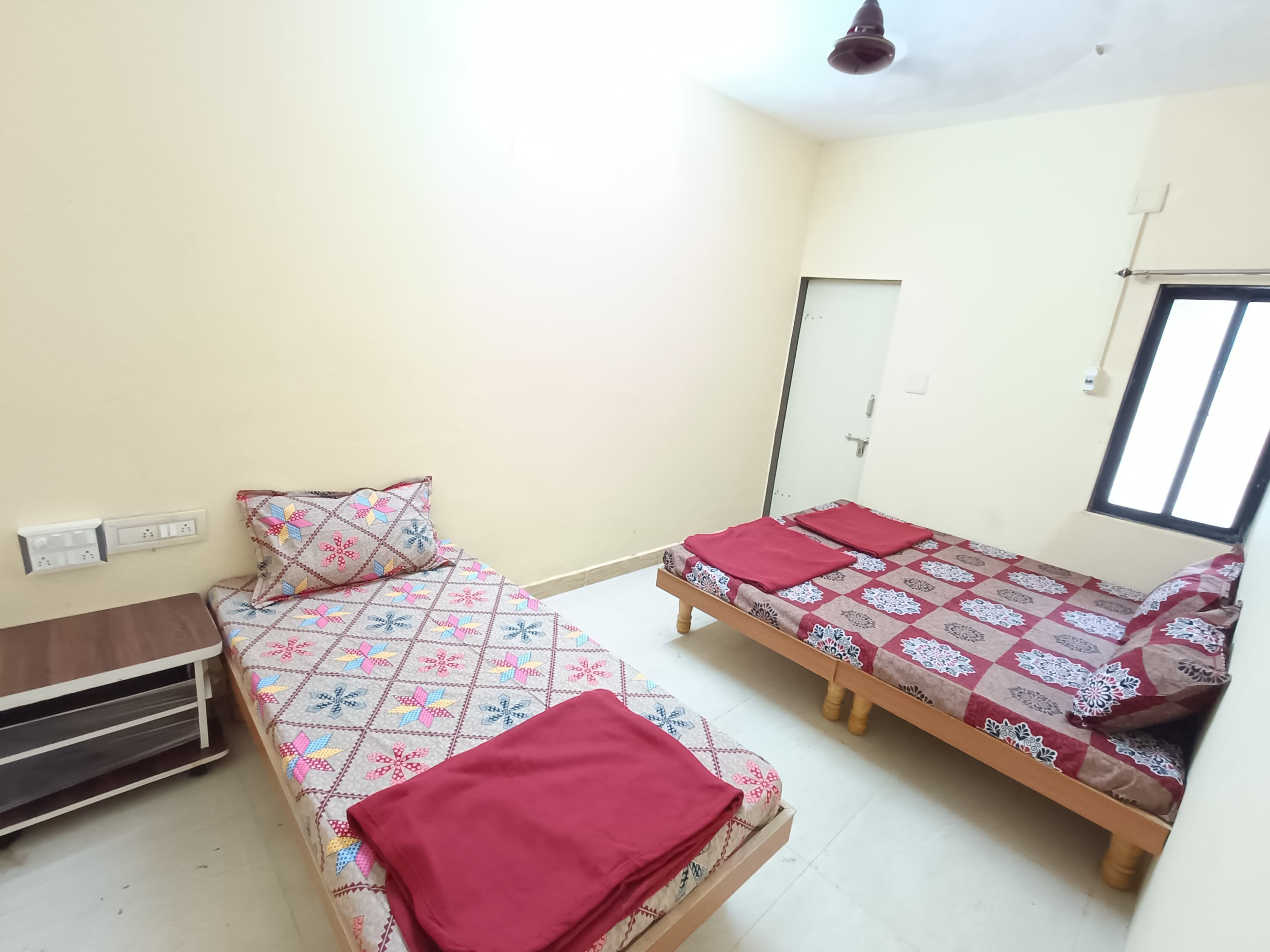 Sudama homestay 𝗕𝗢𝗢𝗞 Dwarka Homestay