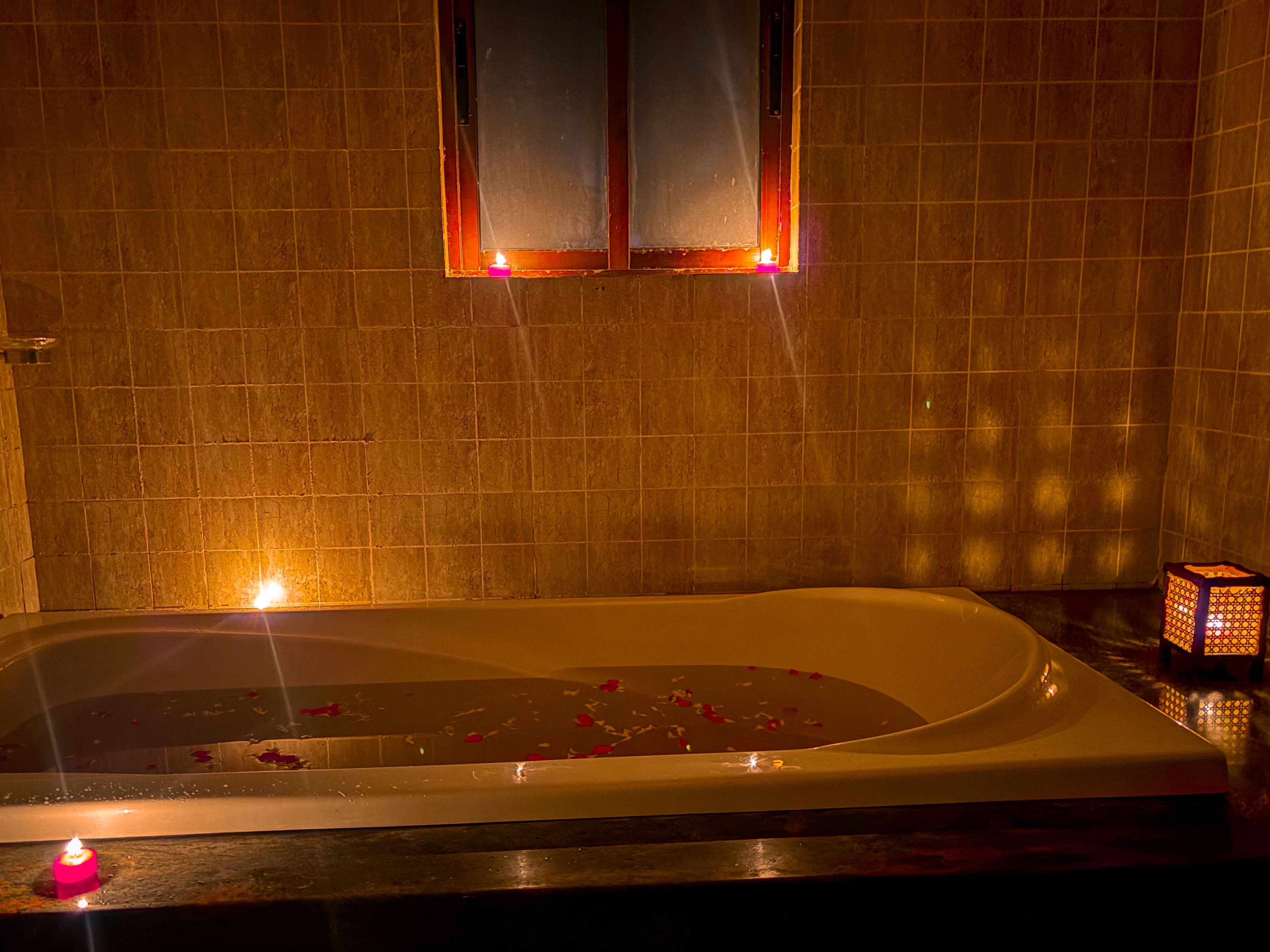 Amenities of Aqua Escape - Rooftop Pool with BBQ & More