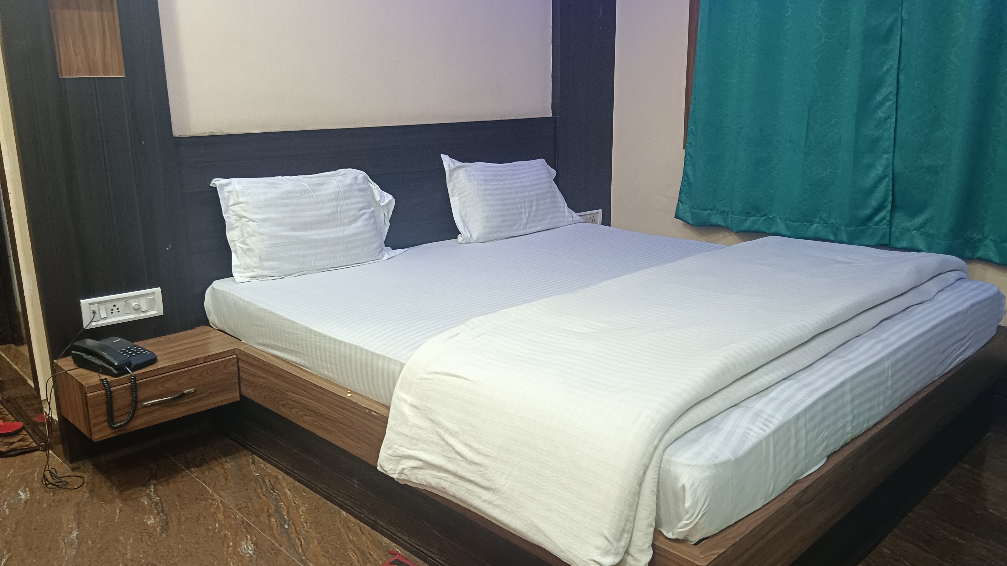 Raj Darbar Hotel 𝗕𝗢𝗢𝗞 Godda Hotel