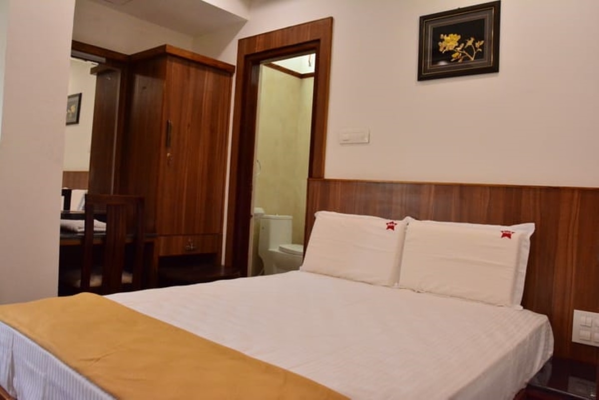 Rooms of RDS Guest House -- Highways - Vaniyambadi Hotel on Goibibo