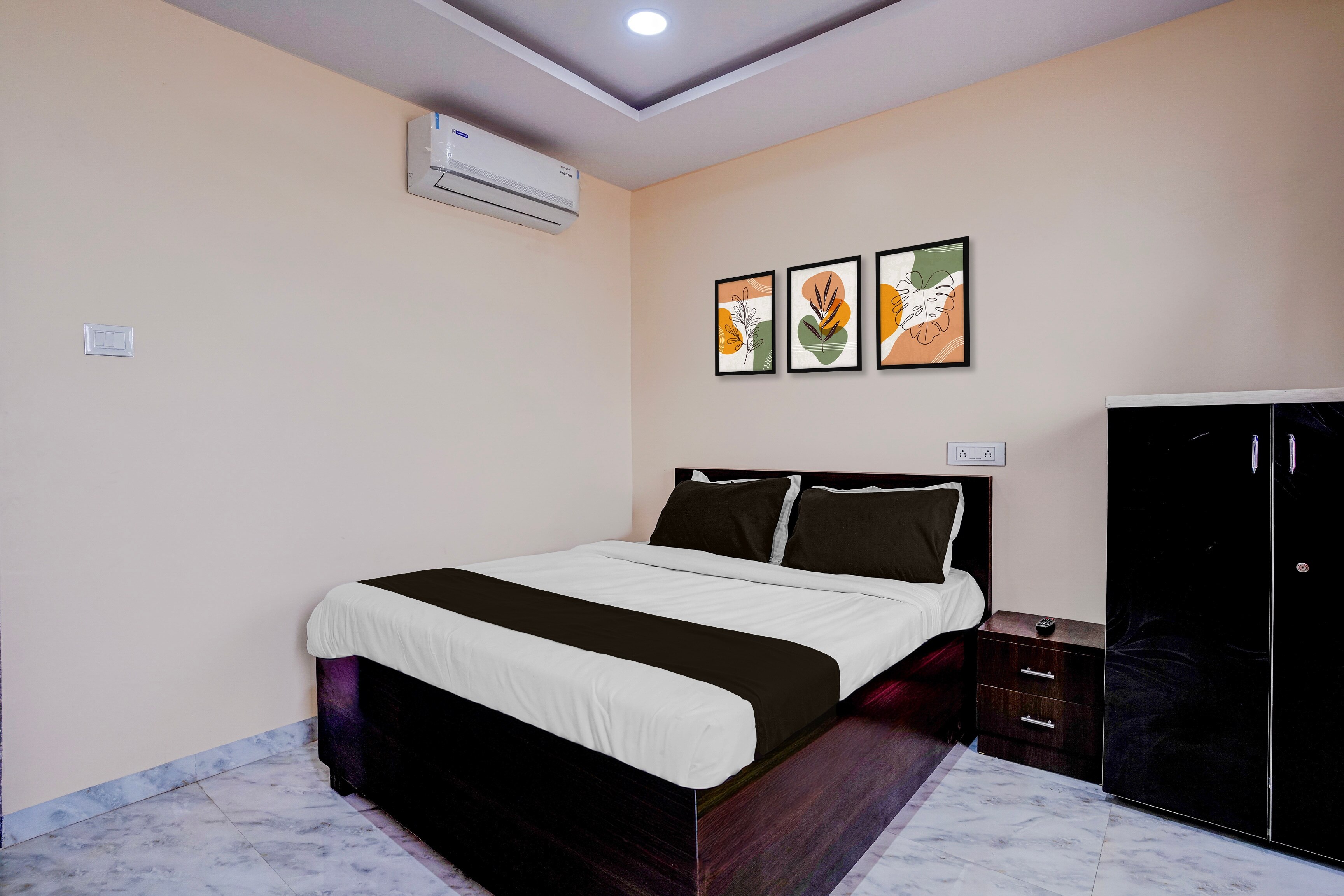 Hotel O Bappu Lodging 𝗕𝗢𝗢𝗞 Chhatrapati Sambhajinagar Hotel