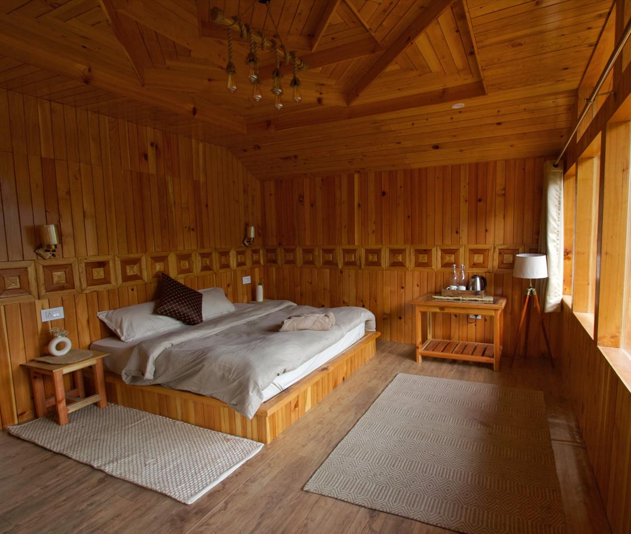 Avasaa Cafe and Stay 𝗕𝗢𝗢𝗞 Jibhi Homestay