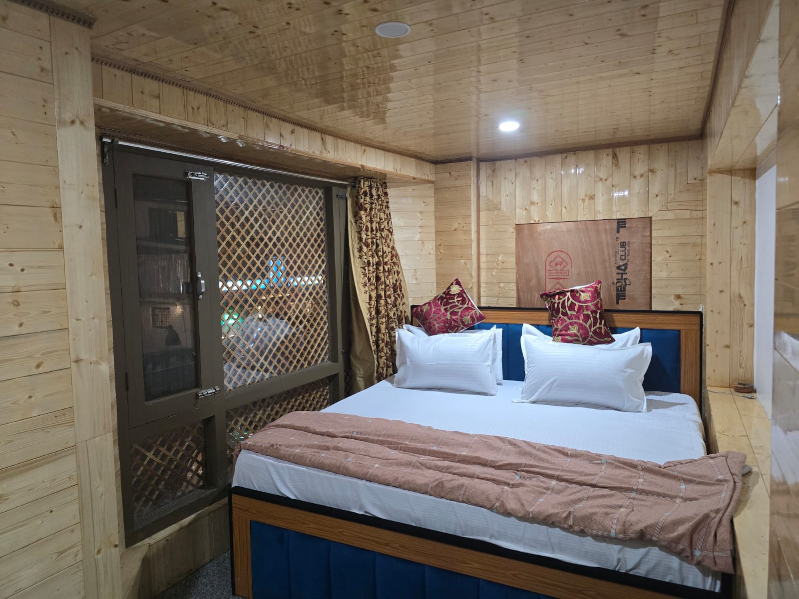 Rooms of Hotel Shahi Darbar - Pahalgam Hotel on Goibibo