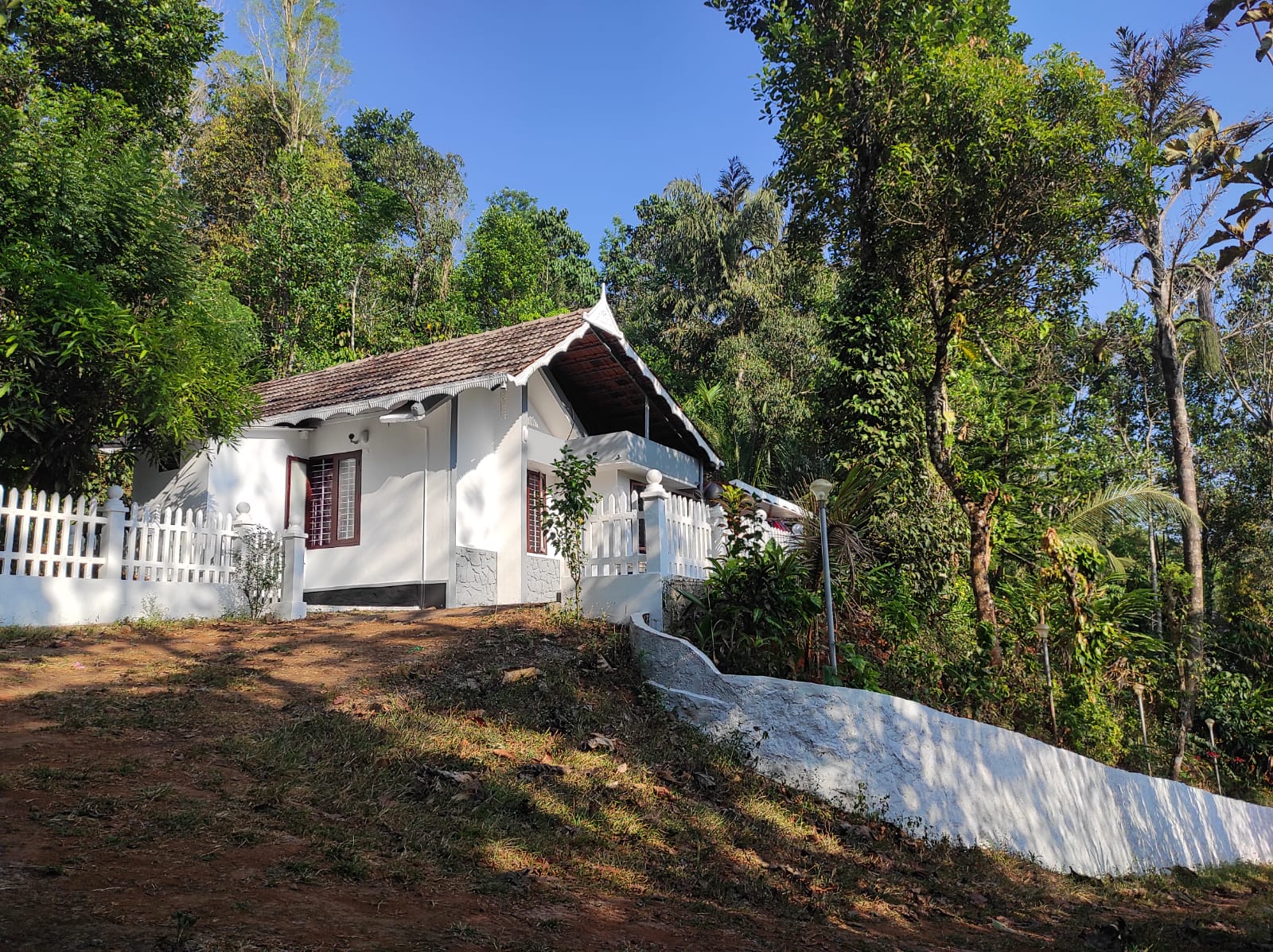 Joepaul's Farmstay | Entire 2 BHK Villa 𝗕𝗢𝗢𝗞 Munnar Farm House