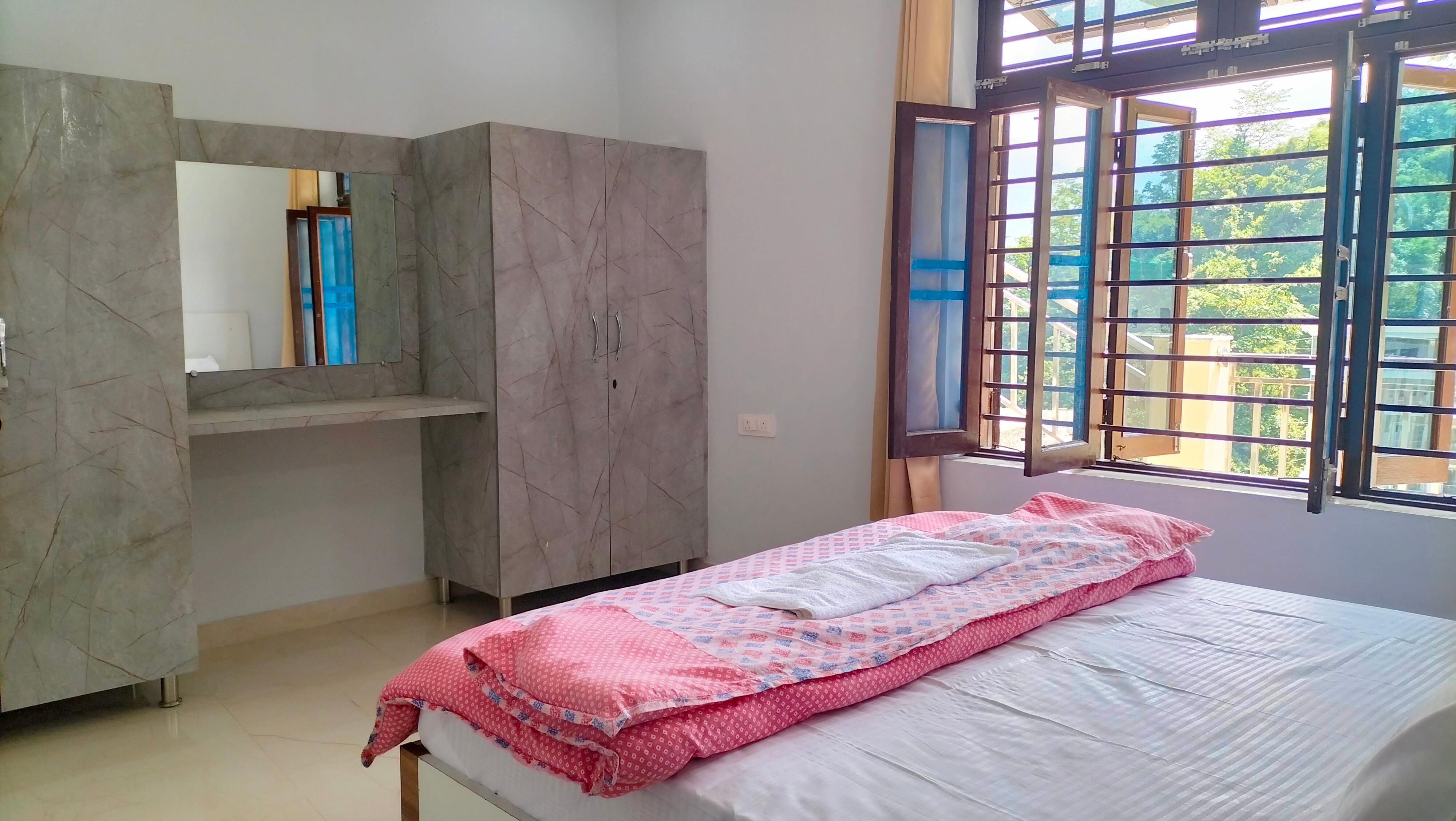 hill-view apartment rishikesh 𝗕𝗢𝗢𝗞 Rishikesh Apartment