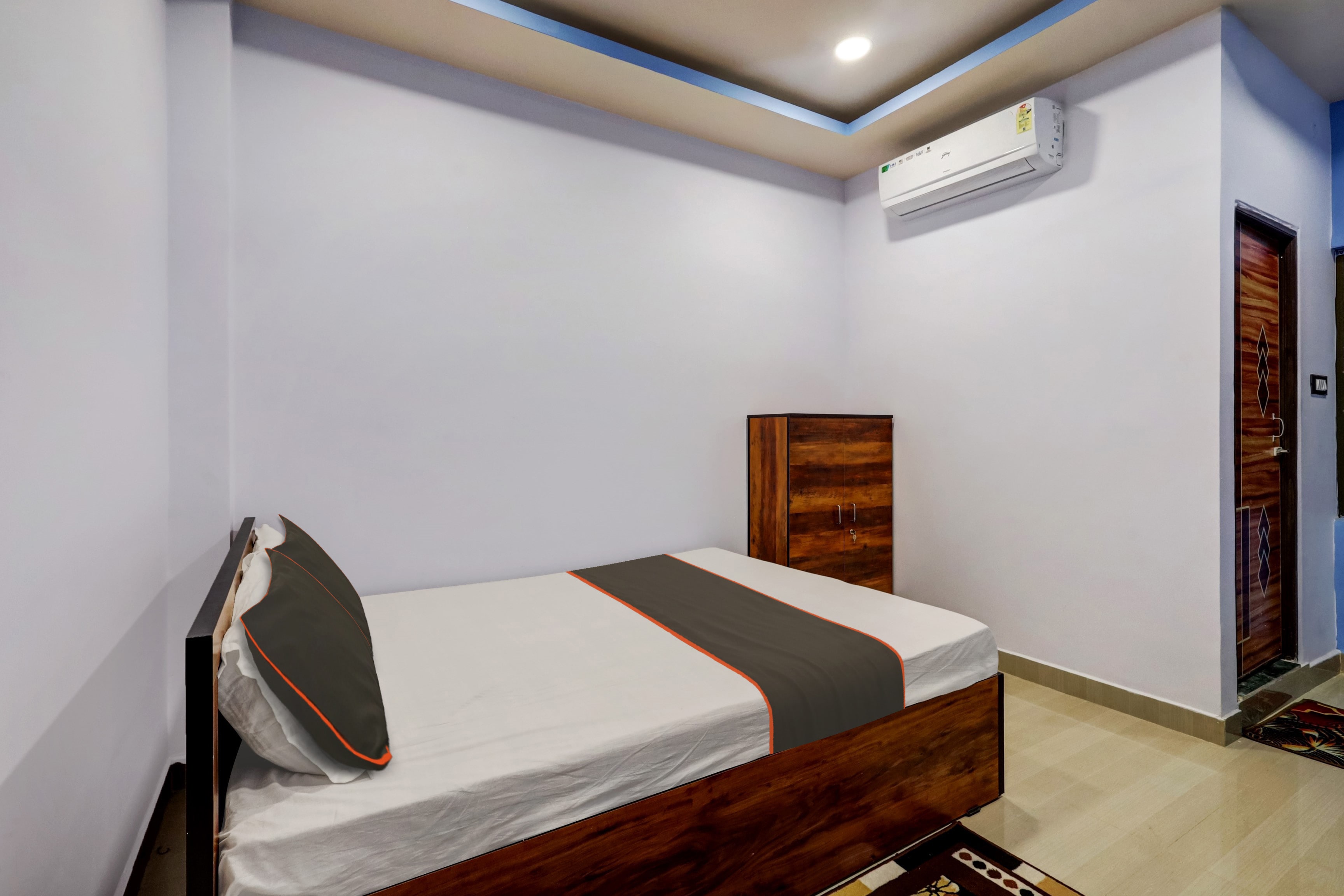 Collection O Ashirbad Lodge 𝗕𝗢𝗢𝗞 Guwahati Hotel